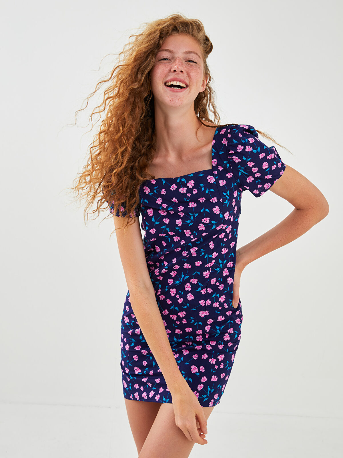 XSIDE Kare Yaka Çiçekli Kısa Kollu Pamuklu Kadın Elbise