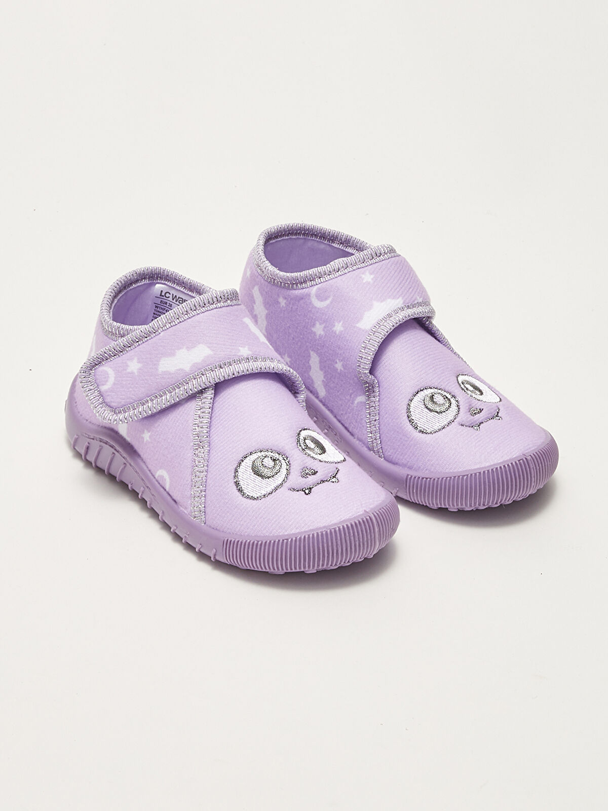 Nakış Detaylı Cırt Cırtlı Kız Çocuk Panduf