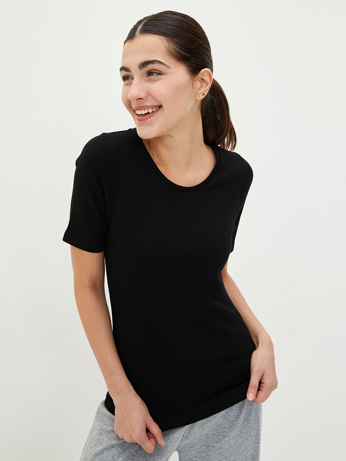 LCW DREAM Bisiklet Yaka Düz Kısa Kollu Kadın Tişört