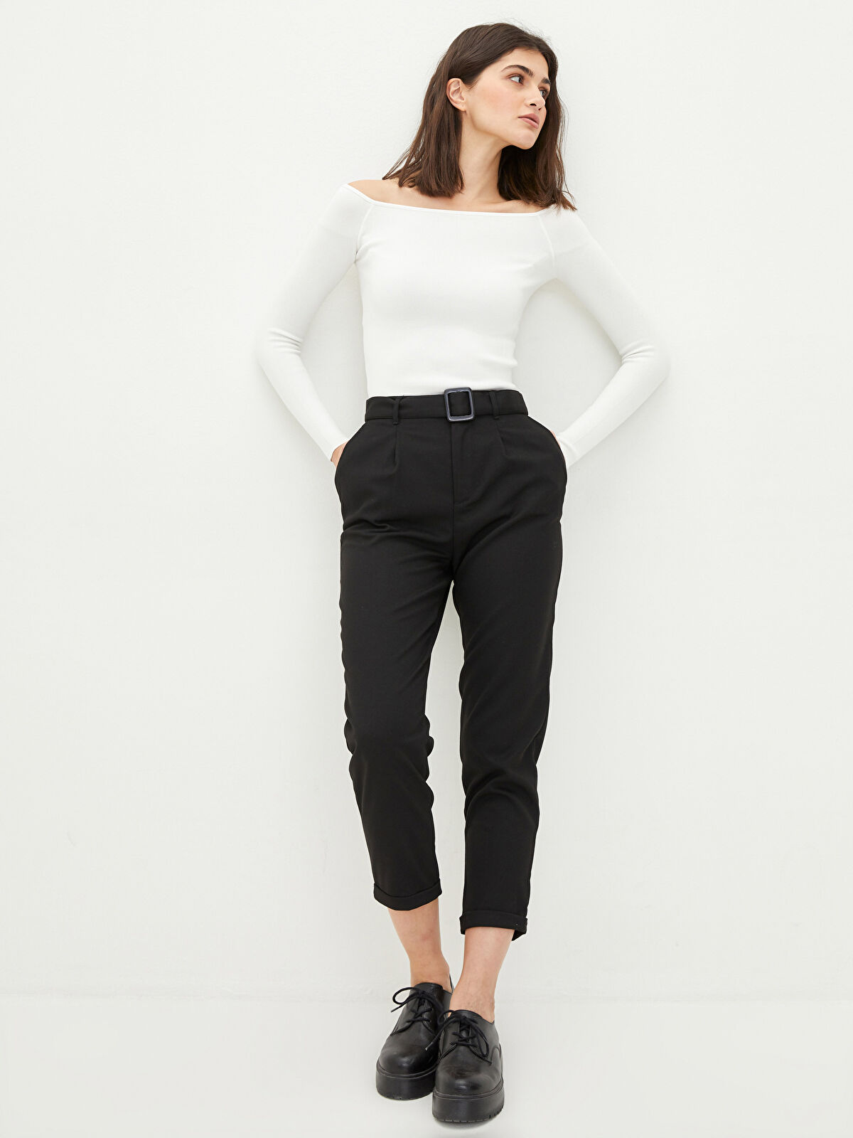 LCW CASUAL Rahat Kalıp Beli Kemerli Cep Detaylı Kadın Pantolon