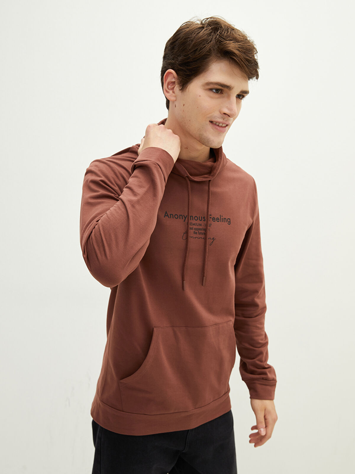 LCW CASUAL Keşiş Yaka Uzun Kollu Baskılı Erkek Sweatshirt