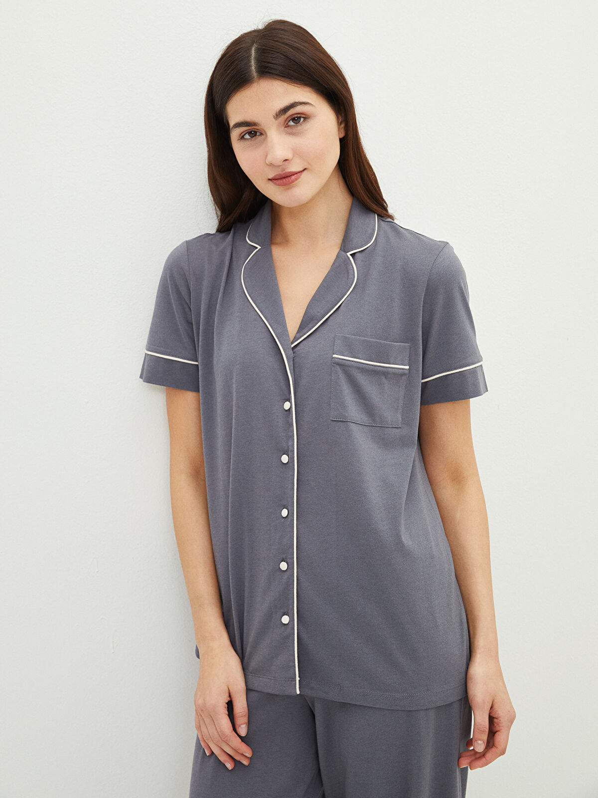 LCW DREAM Gömlek Yaka Şerit Detaylı Kısa Kollu Kadın Pijama Takımı LCW DREAM Gömlek Yaka Şerit Detaylı Kısa Kollu Kadın Pijama Takımı