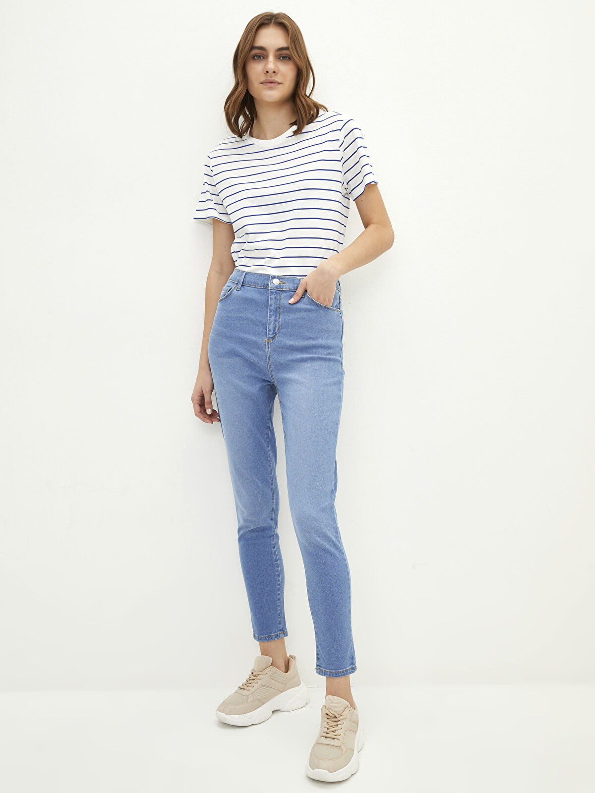 LCW CLASSIC Slim Fit Düz Cep Detaylı Kadın Rodeo Jean Pantolon