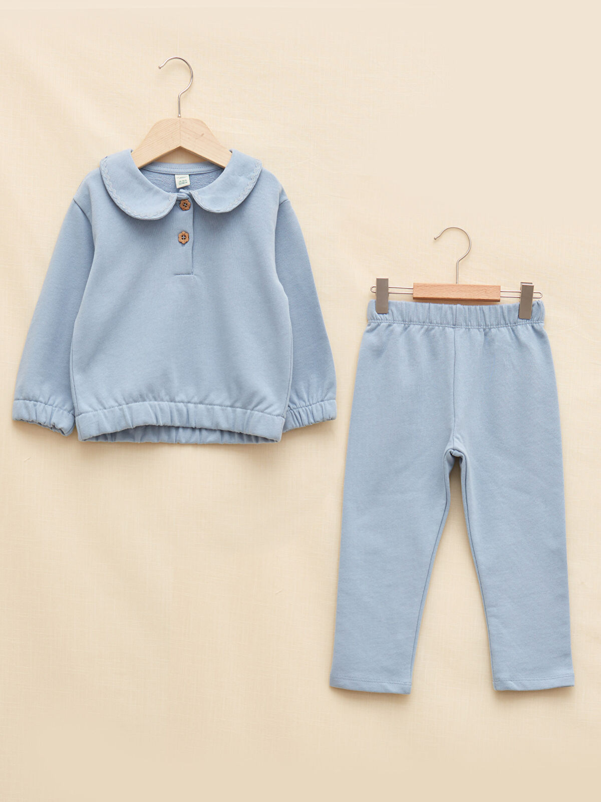 LCW GREEN Bebe Yaka Uzun Kollu Basic Organik Pamuklu Kız Bebek Sweatshirt ve Pantolon 2'li Takım LCW GREEN Bebe Yaka Uzun Kollu Basic Organik Pamuklu Kız Bebek Sweatshirt ve Pantolon 2'li Takım