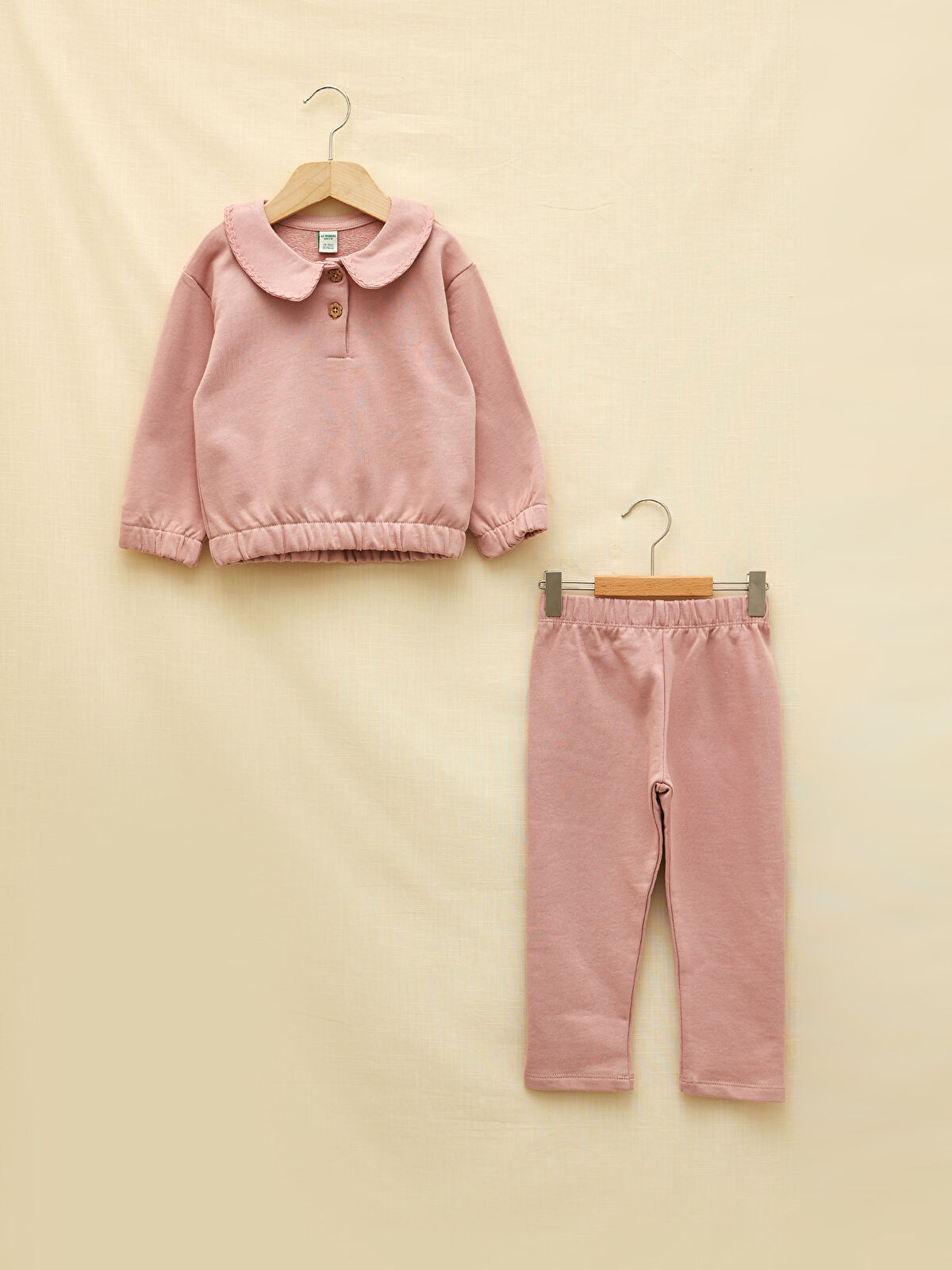LCW GREEN Bebe Yaka Uzun Kollu Basic Organik Pamuklu Kız Bebek Sweatshirt ve Pantolon 2'li Takım LCW GREEN Bebe Yaka Uzun Kollu Basic Organik Pamuklu Kız Bebek Sweatshirt ve Pantolon 2'li Takım