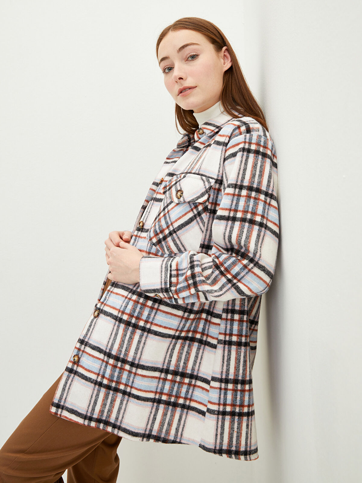 MODEST Gömlek Yaka Ekose Uzun Kollu Oversize Flanel Kumaş Kadın Tunik MODEST Gömlek Yaka Ekose Uzun Kollu Oversize Flanel Kumaş Kadın Tunik