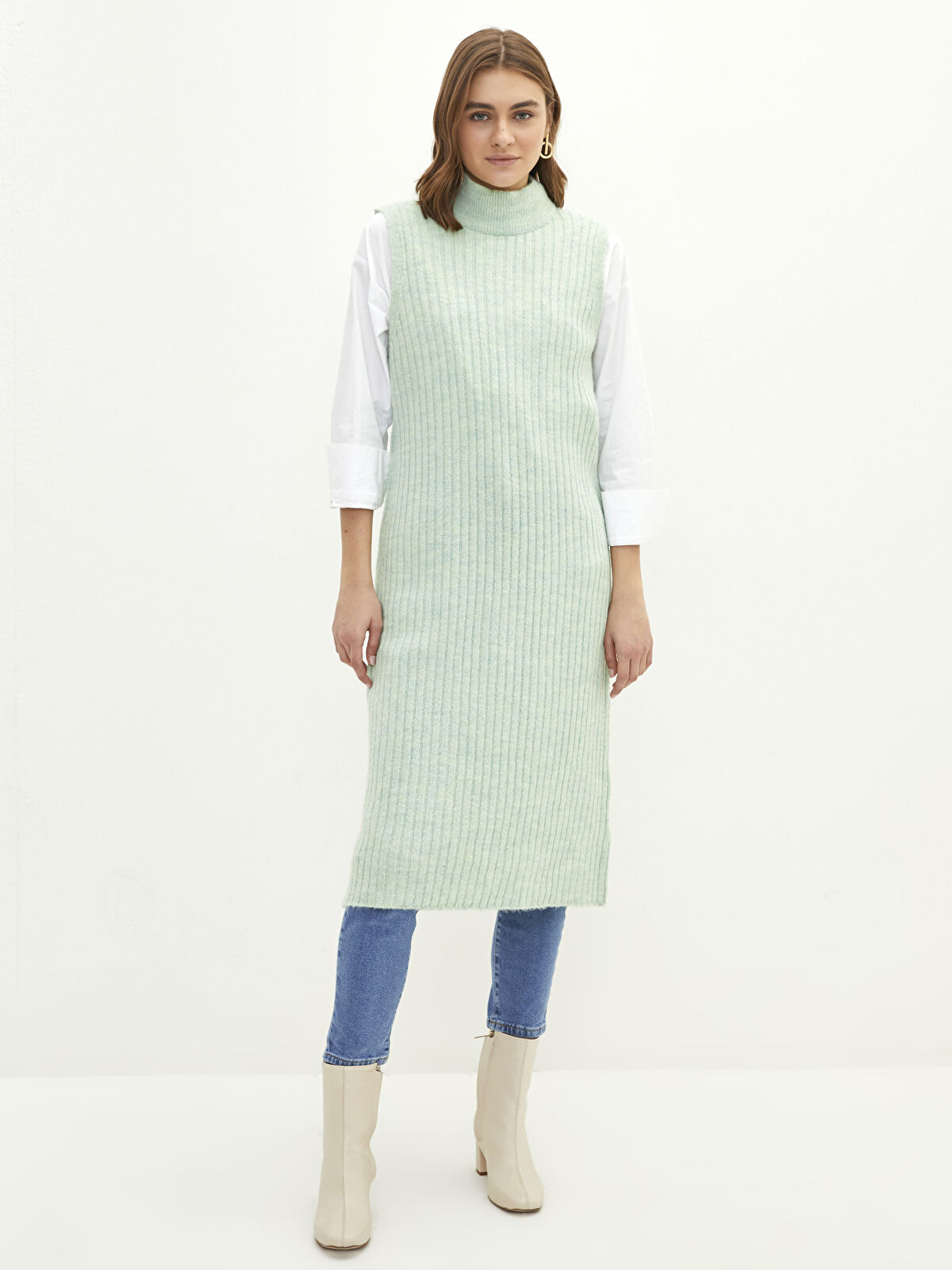 LCW CLASSIC Yarım Balıkçı Yaka Düz Kolsuz Kadın Triko Tunik