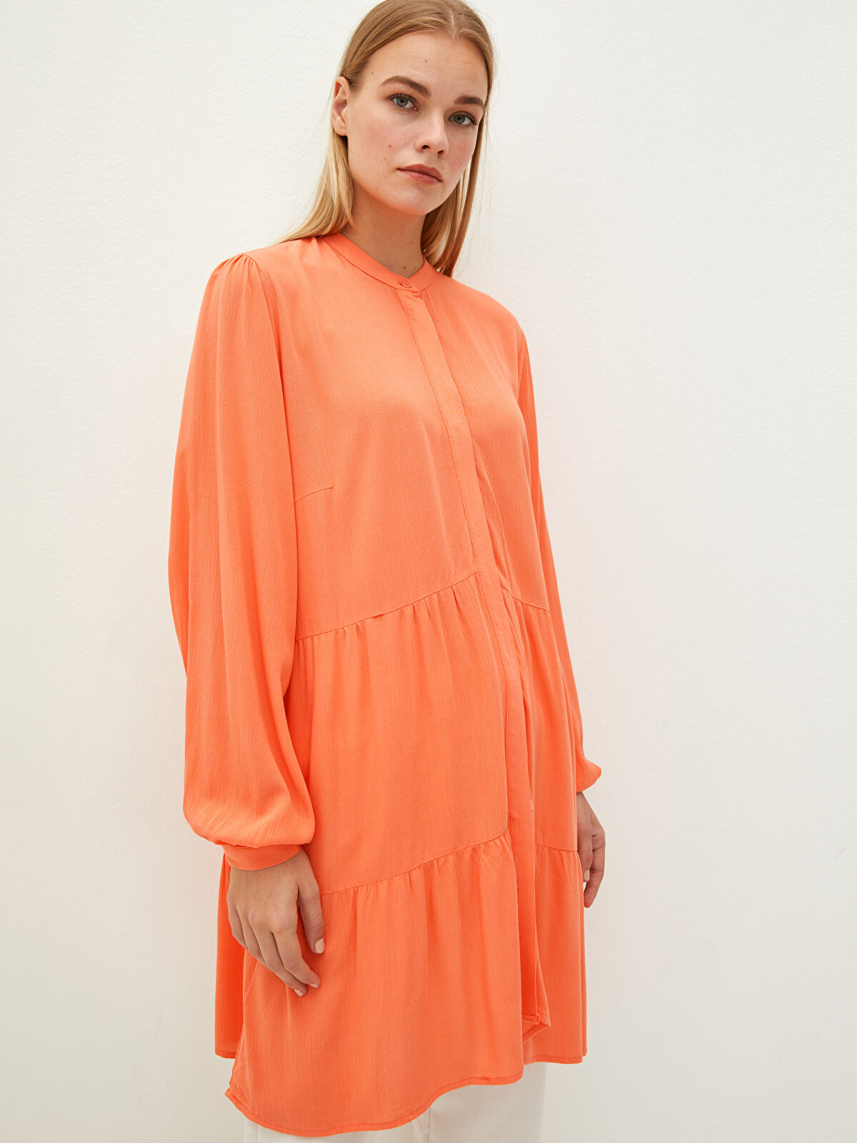 MODEST Hakim Yaka Çiçekli Uzun Kollu Krinkle Kumaş Kadın Tunik