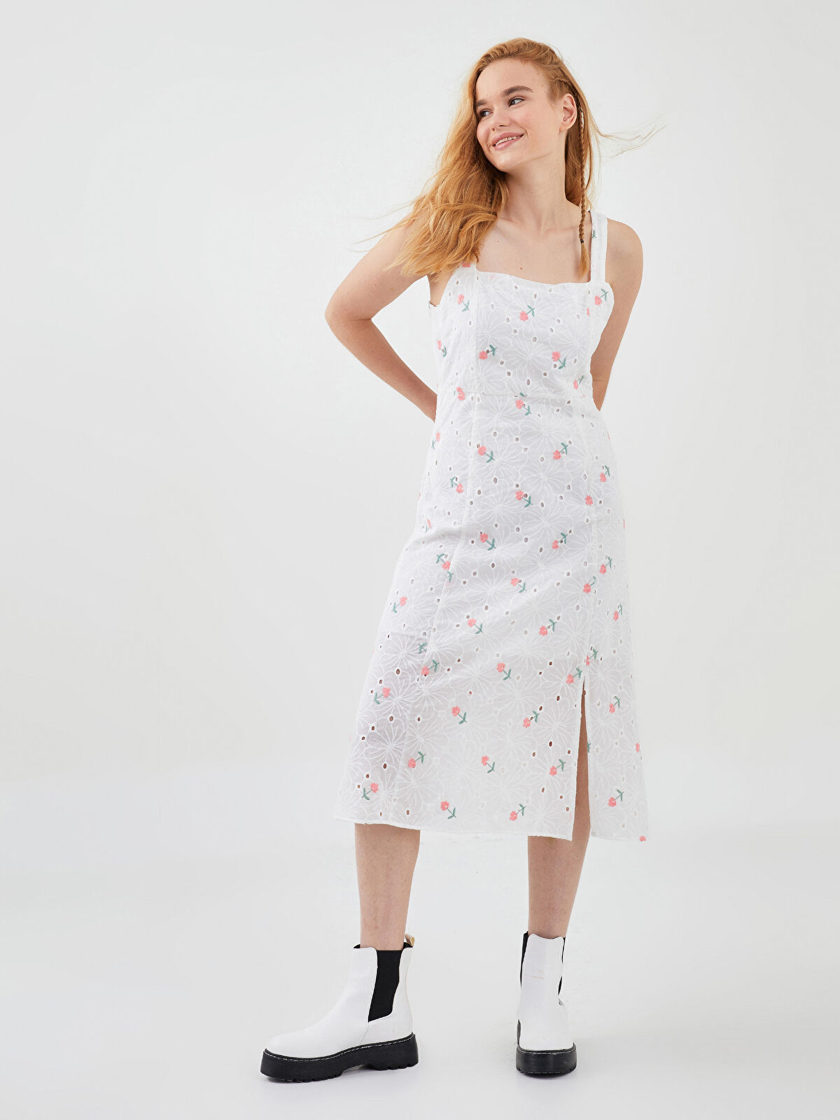 XSIDE Kare Yaka Nakışlı Pamuklu Kadın Elbise