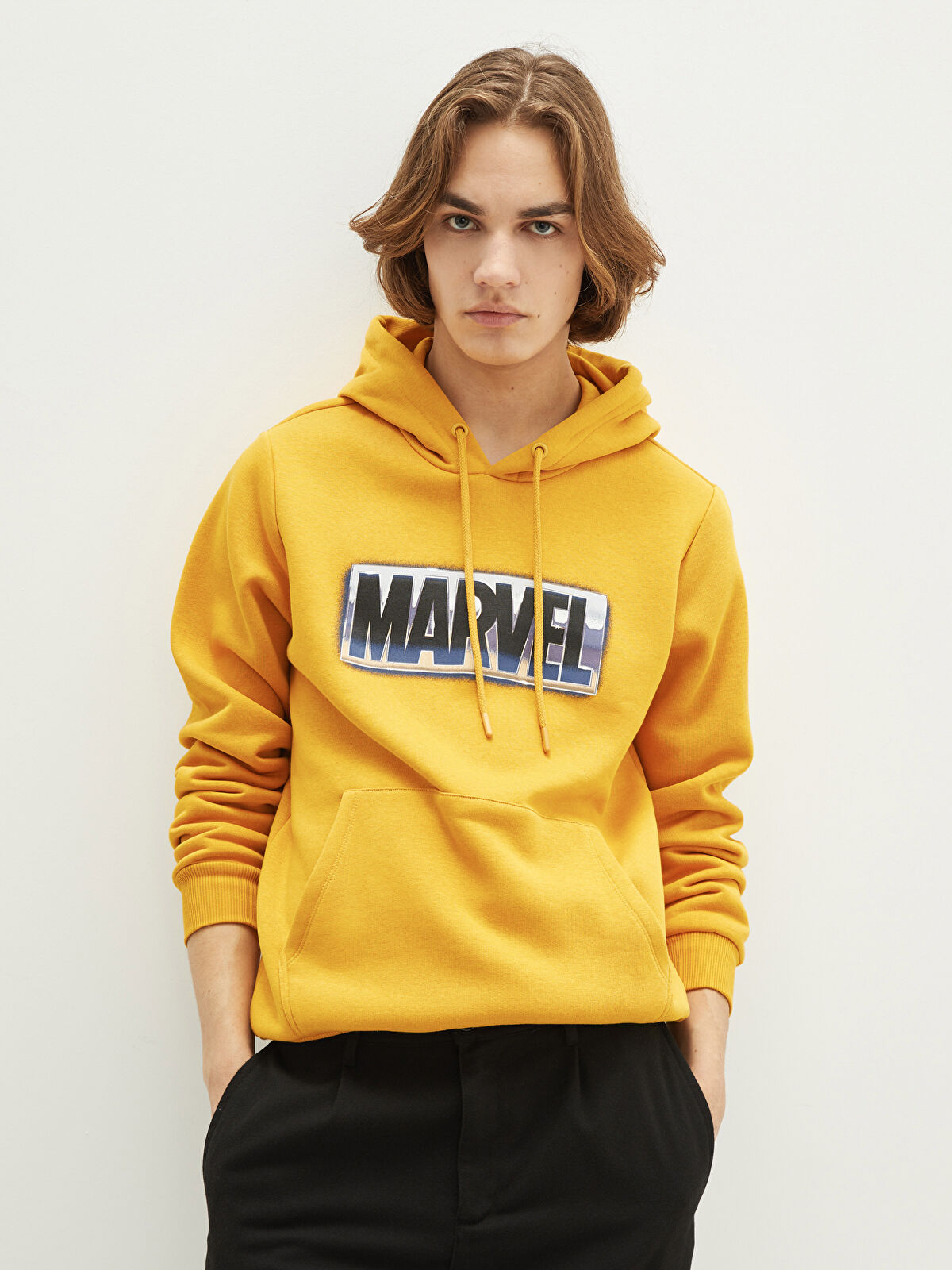 LCW CASUAL Kapüşonlu Uzun Kollu Marvel Baskılı Kalın Erkek Sweatshirt