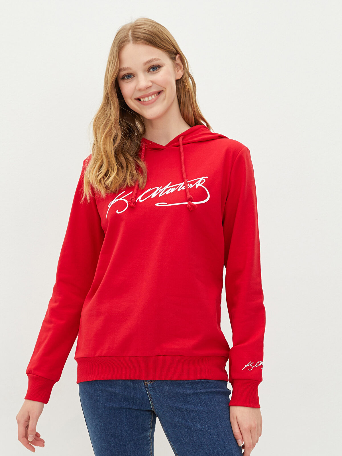 LCW CASUAL Kapüşonlu Atatürk Baskılı Uzun Kollu Kadın Sweatshirt