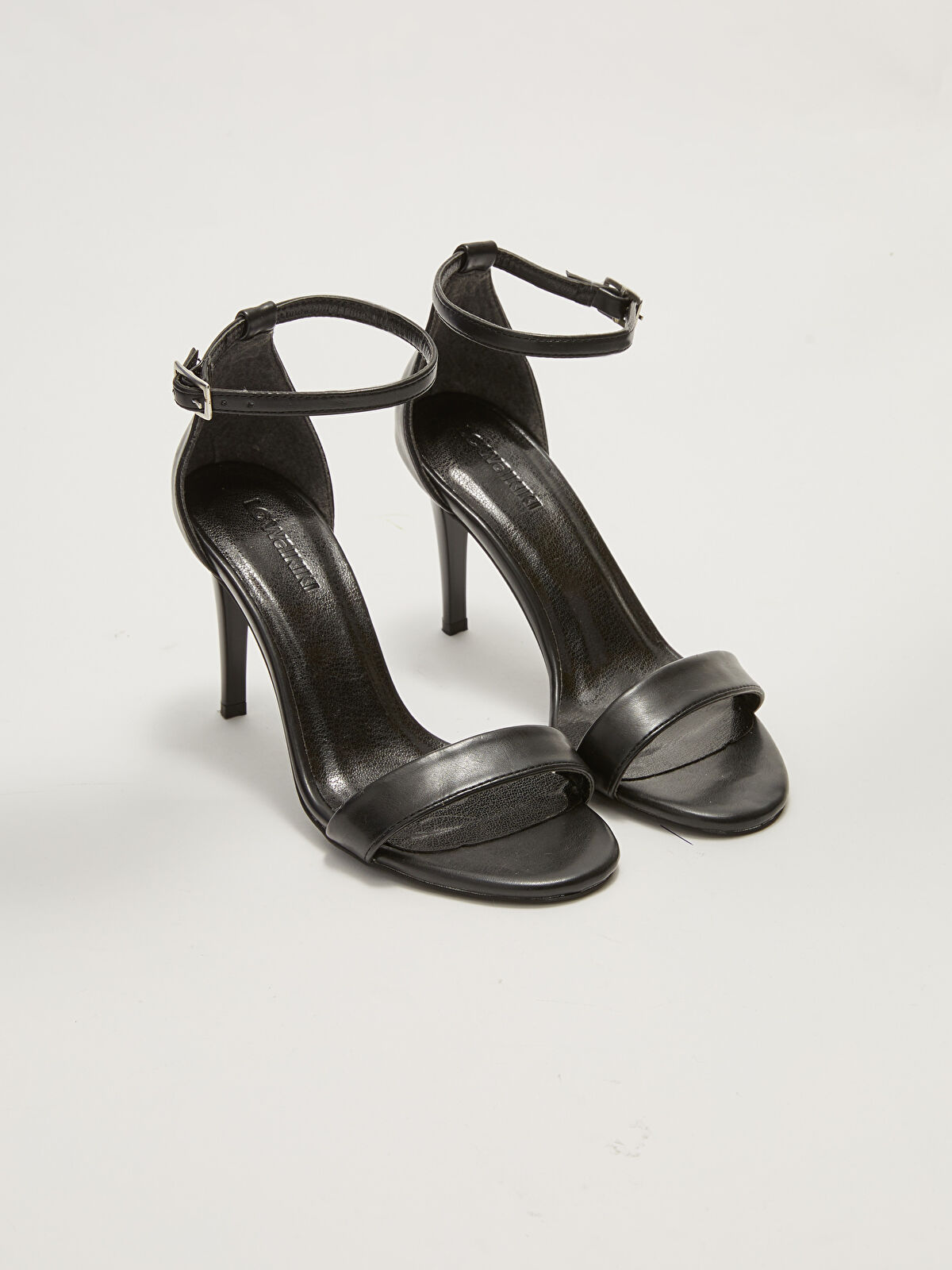 Tek Bantlı Bilekten Bağlamalı Kadın Topuklu Ayakkabı Tek Bantlı Bilekten Bağlamalı Kadın Topuklu Ayakkabı