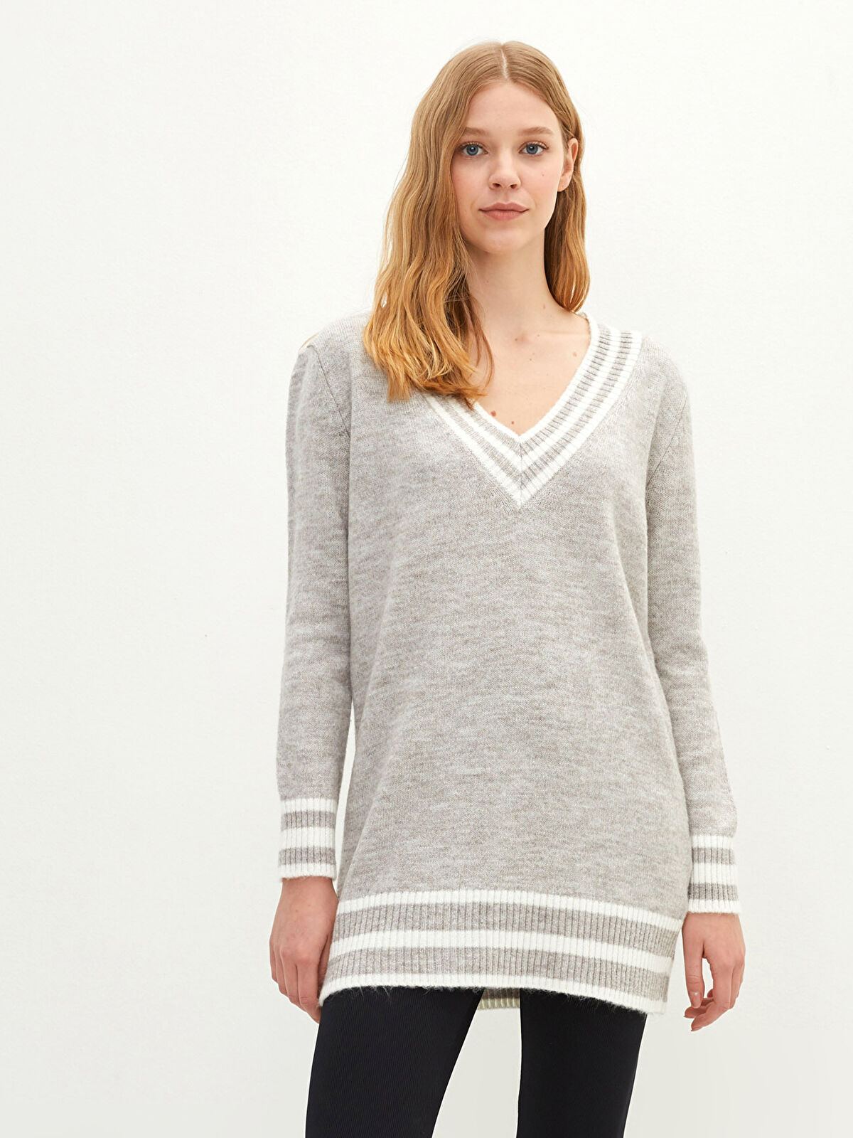 LCW CASUAL V Yaka Şerit Detaylı Uzun Kollu Kadın Triko Tunik