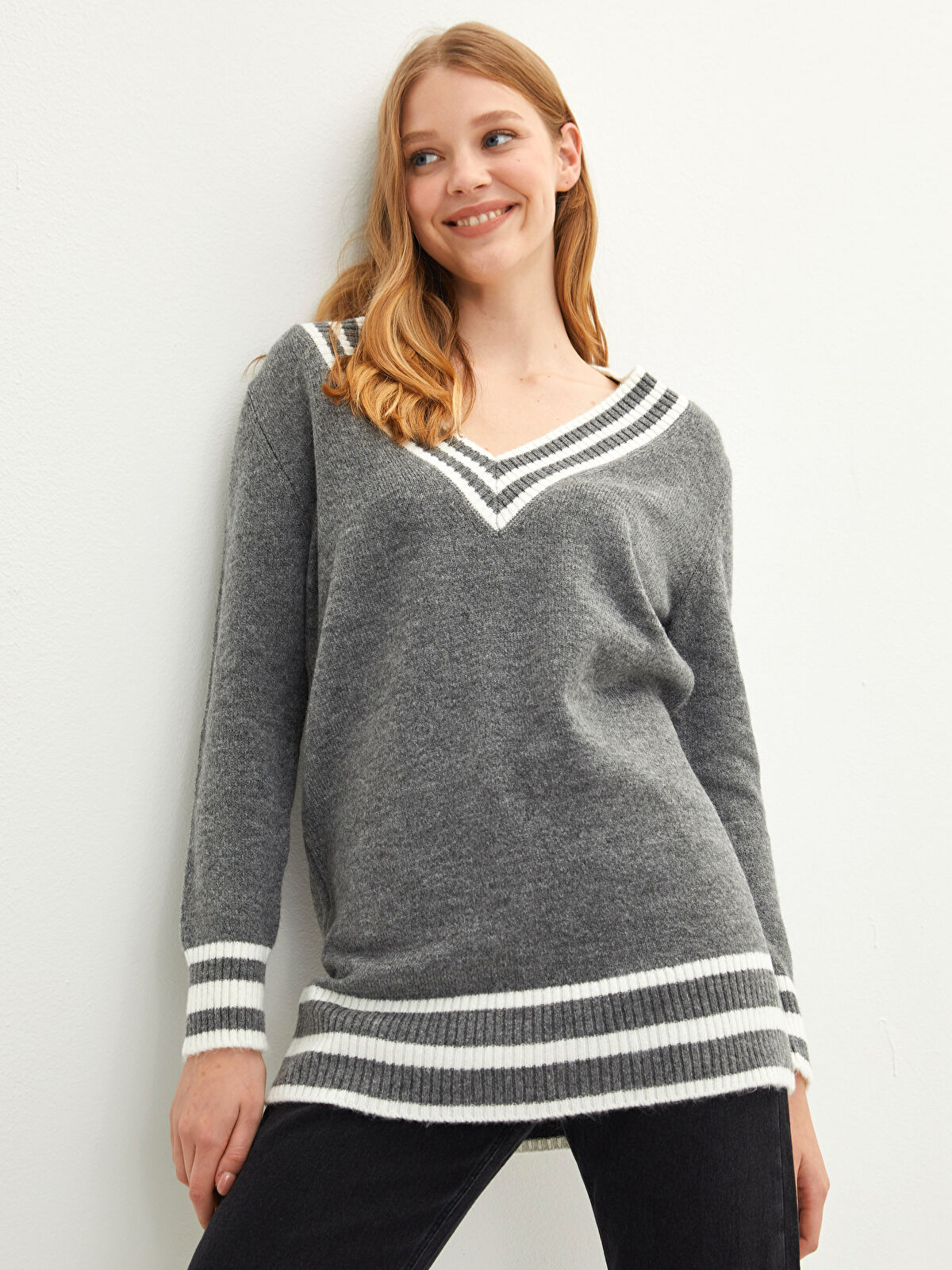 LCW CASUAL V Yaka Şerit Detaylı Uzun Kollu Kadın Triko Tunik