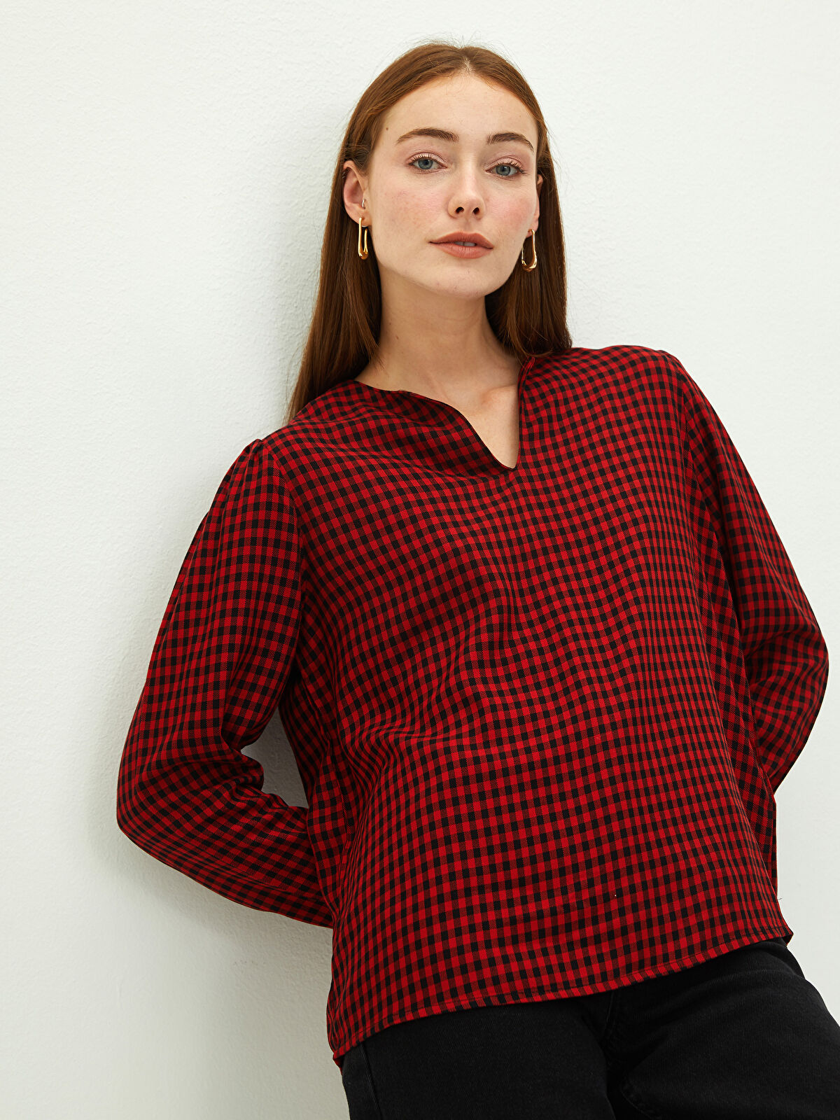 LCW CLASSIC Kaçık Yaka Ekose Uzun Kollu Viskon Kadın Bluz
