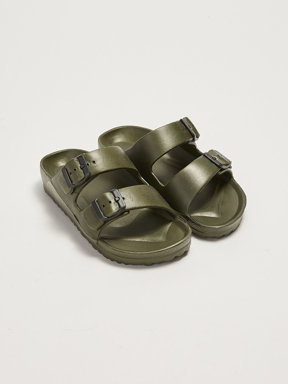 Çift Bantlı Toka Detaylı Erkek Çocuk Terlik