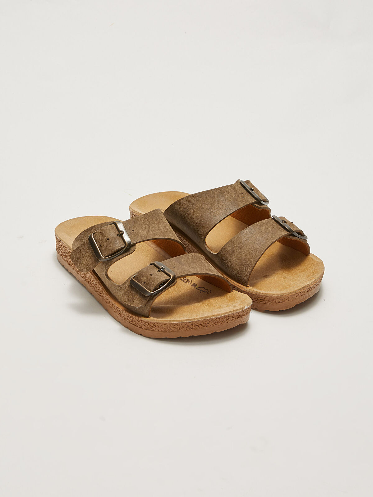 Çift Bantlı Toka Detaylı Kadın Terlik