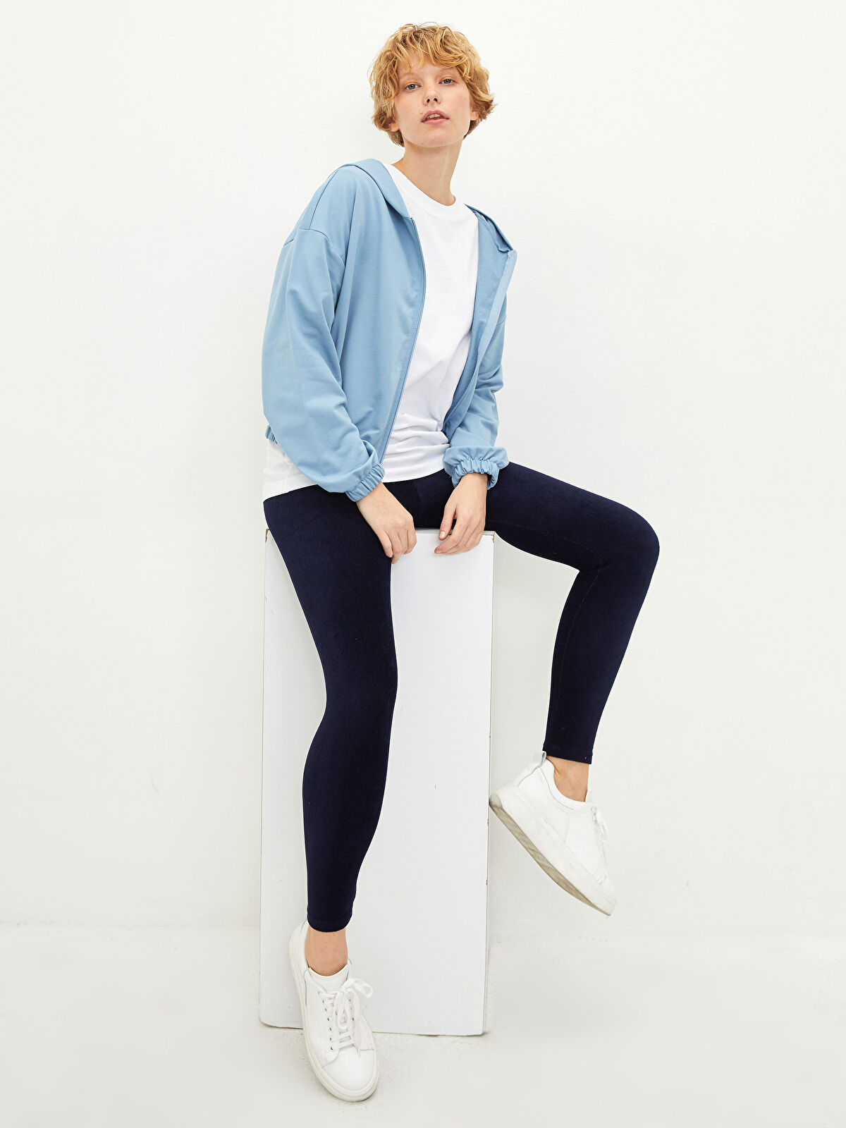 LCW CASUAL Kapüşonlu Düz Uzun Kollu Kadın Spor Hırka