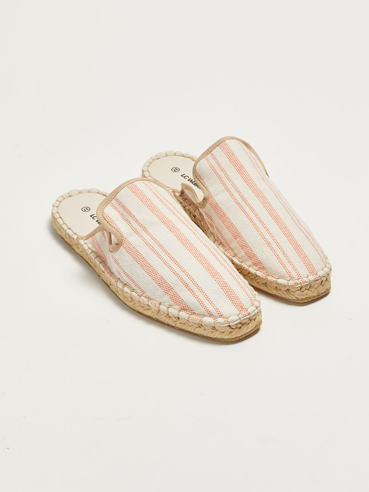 Çizgi Desenli Önü Kapalı Hasır Detaylı Kadın Terlik Çizgi Desenli Önü Kapalı Hasır Detaylı Kadın Terlik