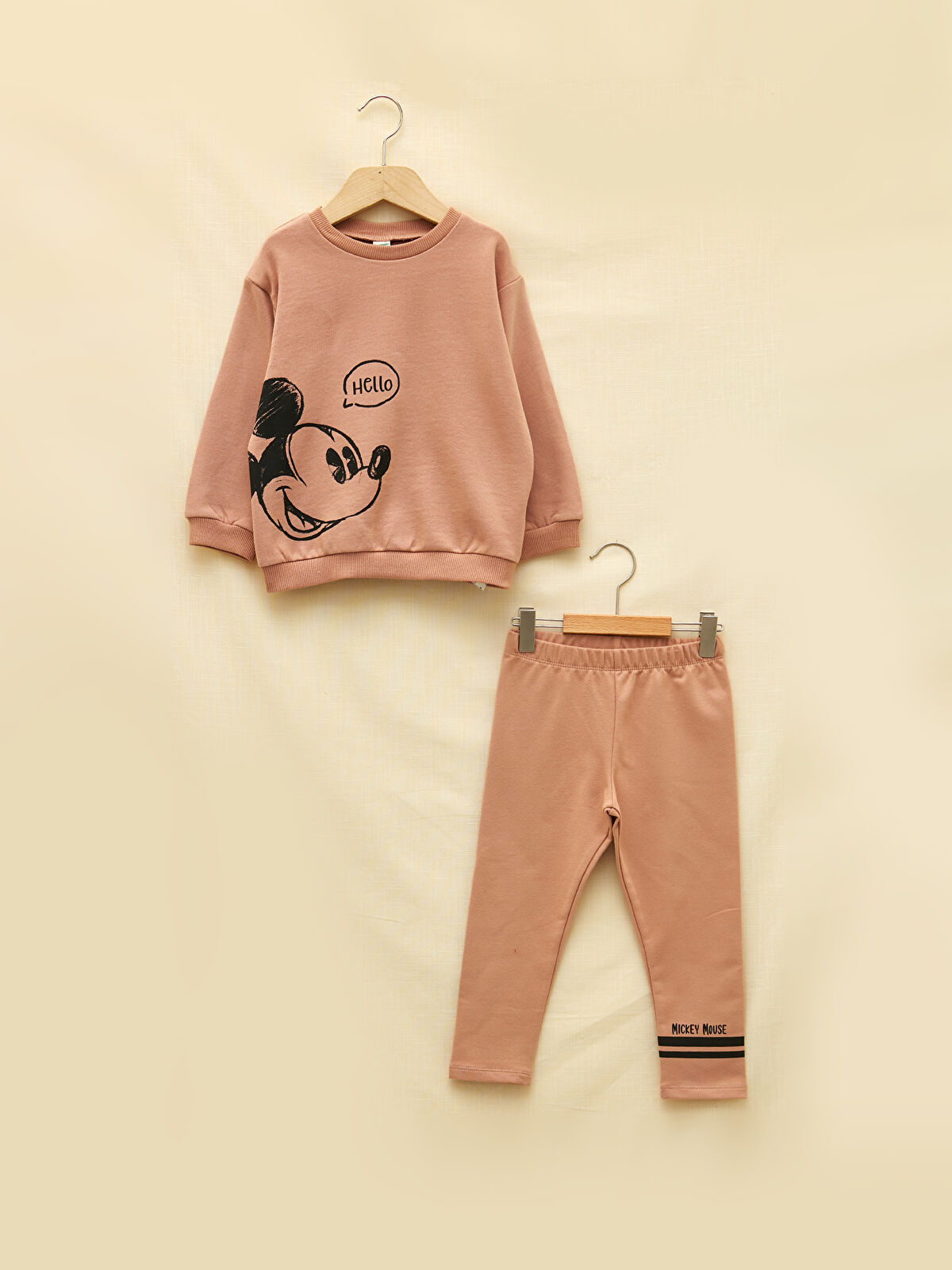 LCW GREEN Bisiklet Yaka Uzun Kollu Minnie Mouse Baskılı Organik Pamuklu Kız Bebek Sweatshirt ve Tayt 2'li Takım