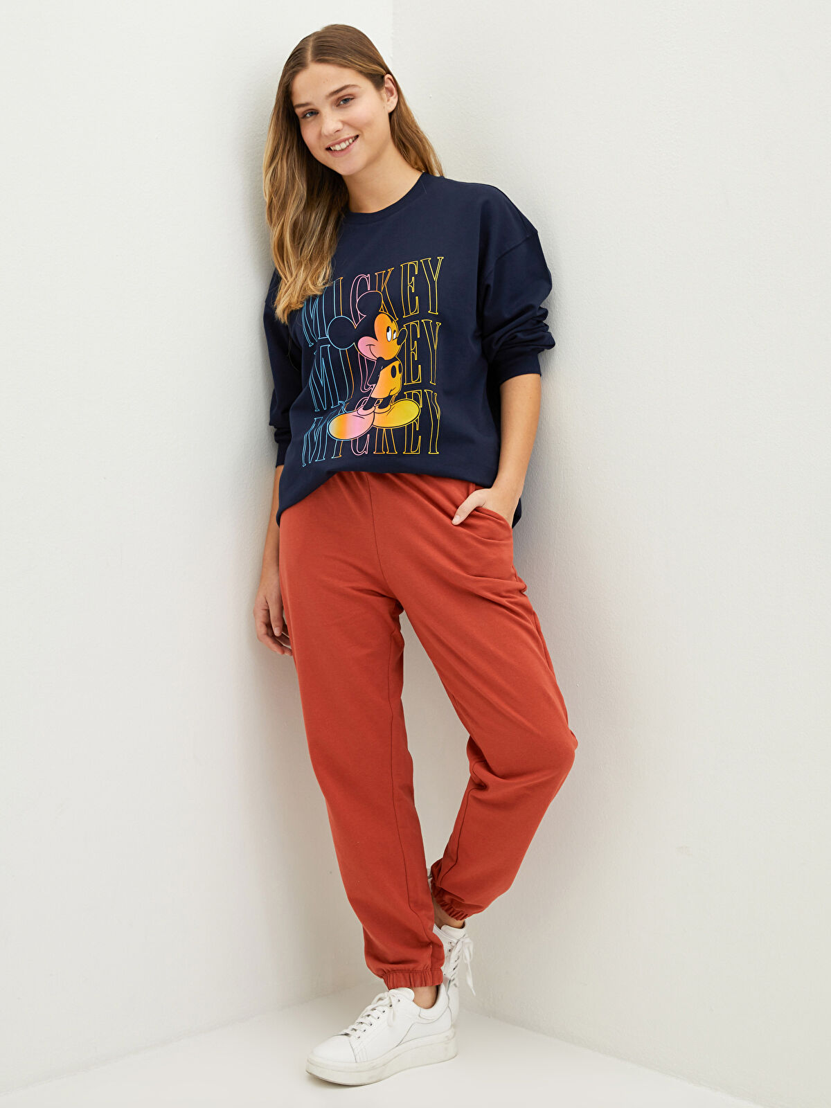 Büyük Beden Beli Lastikli Cep Detaylı Kadın Jogger Eşofman Altı Büyük Beden Beli Lastikli Cep Detaylı Kadın Jogger Eşofman Altı