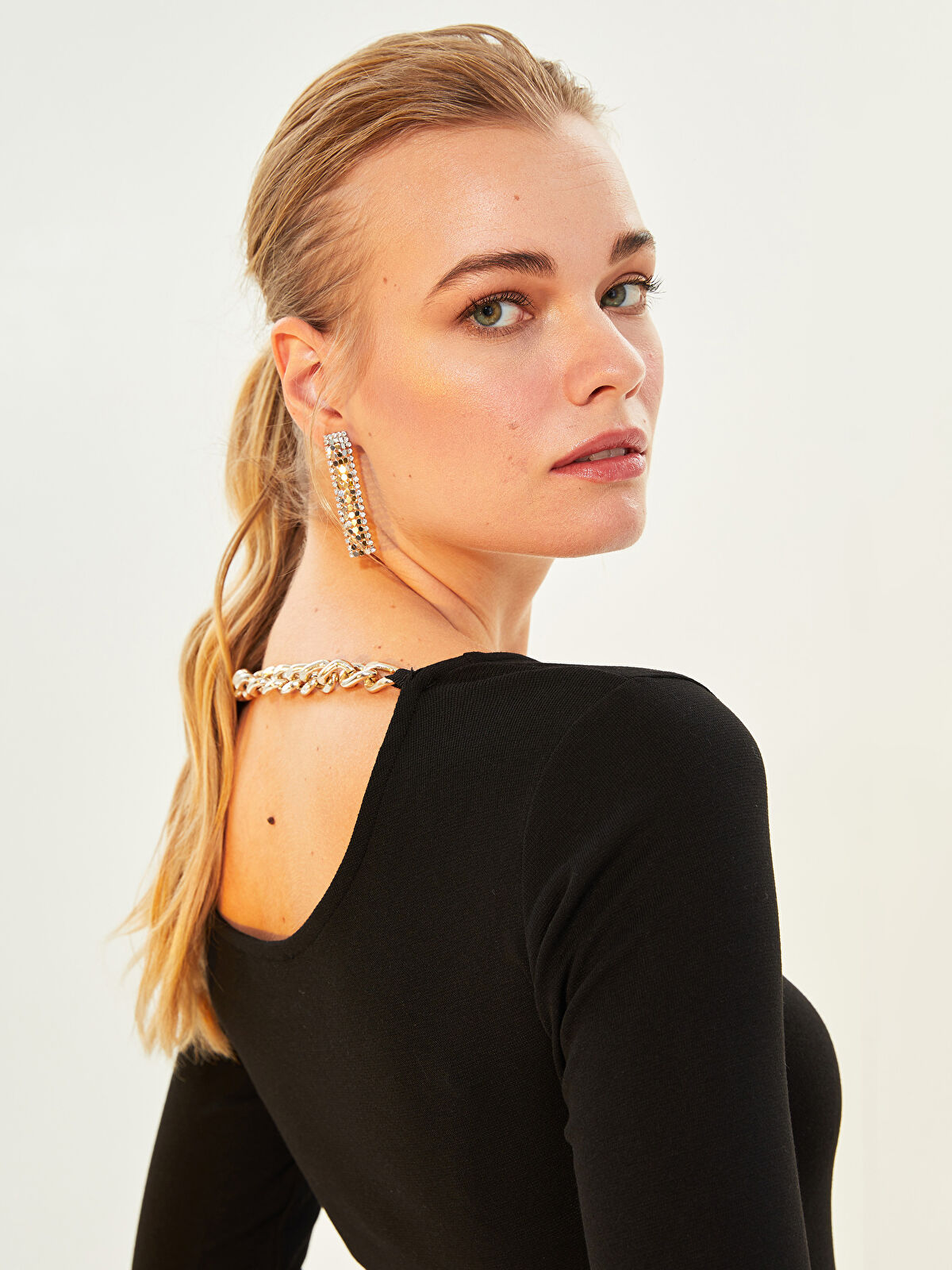 LCW CLASSIC U Yaka Düz Uzun Kollu Kaşkorse Kadın Tişört