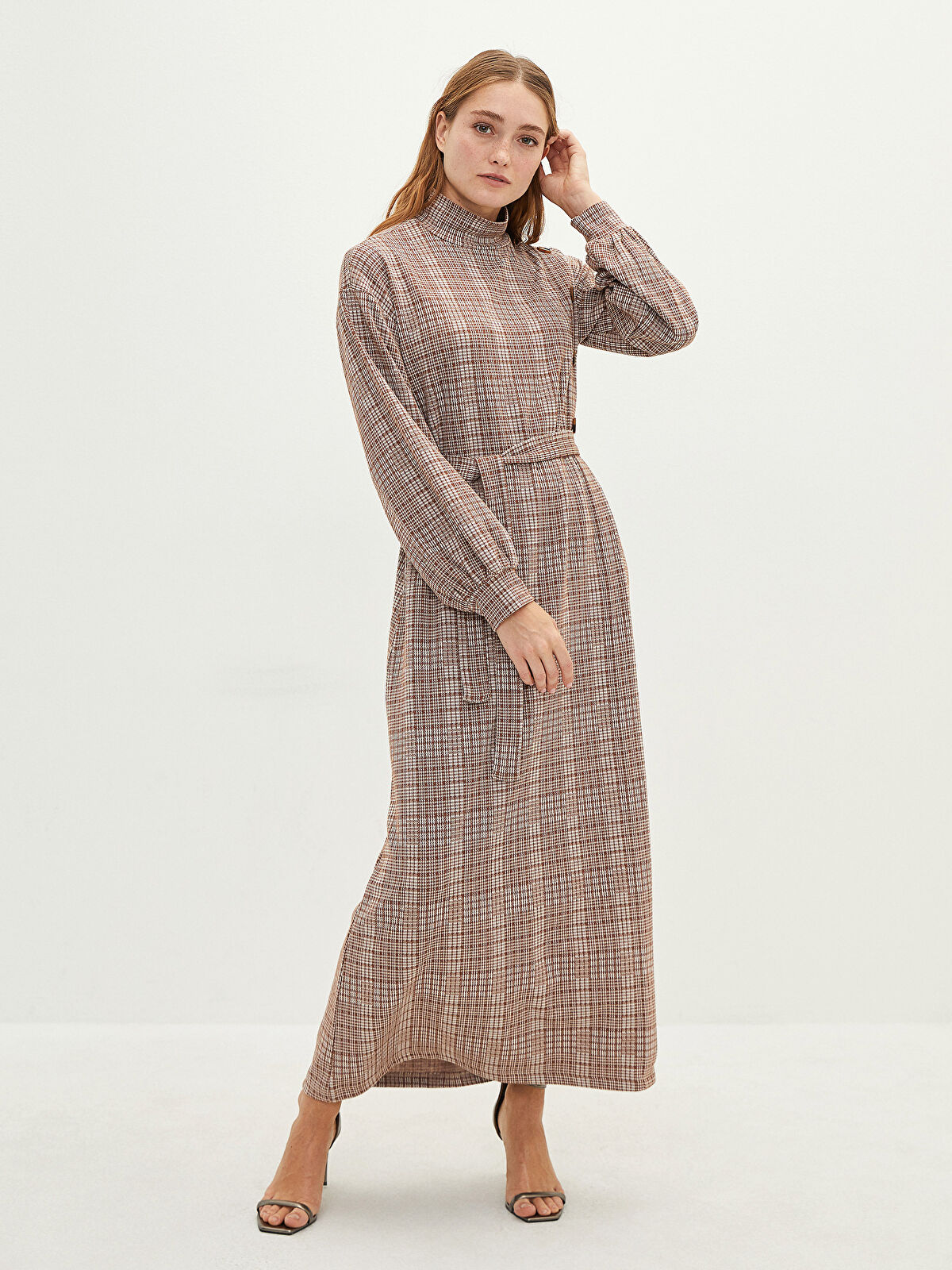 LCW CLASSIC Dik Yaka Ekose Uzun Kollu A Kesim Beli Kuşaklı Kadın Elbise LCW CLASSIC Dik Yaka Ekose Uzun Kollu A Kesim Beli Kuşaklı Kadın Elbise