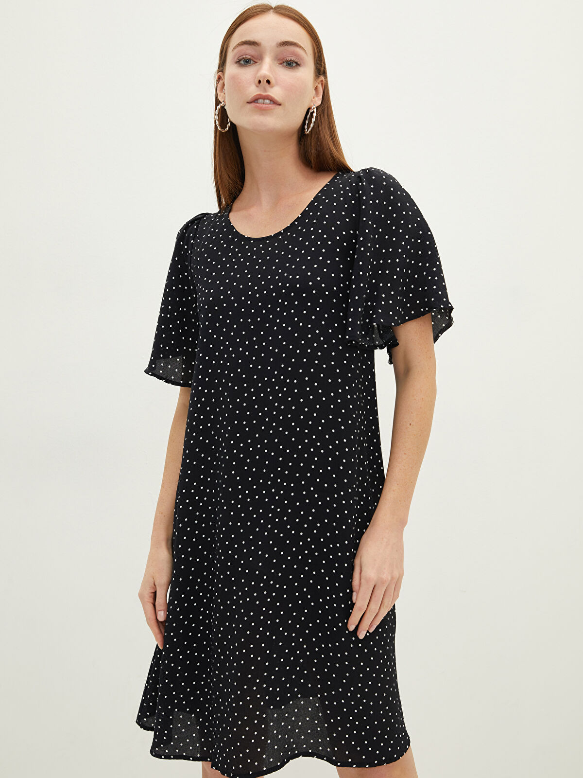 LCW CLASSIC Bisiklet Yaka Puantiyeli Kısa Kollu A Kesim Viskon Kadın Elbise