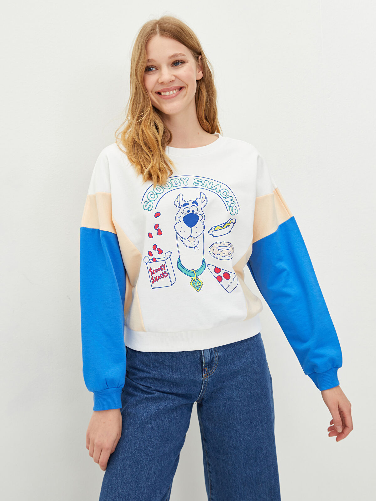 LCW CASUAL Bisiklet Yaka Scooby Doo Baskılı Uzun Kollu Kadın Sweatshirt