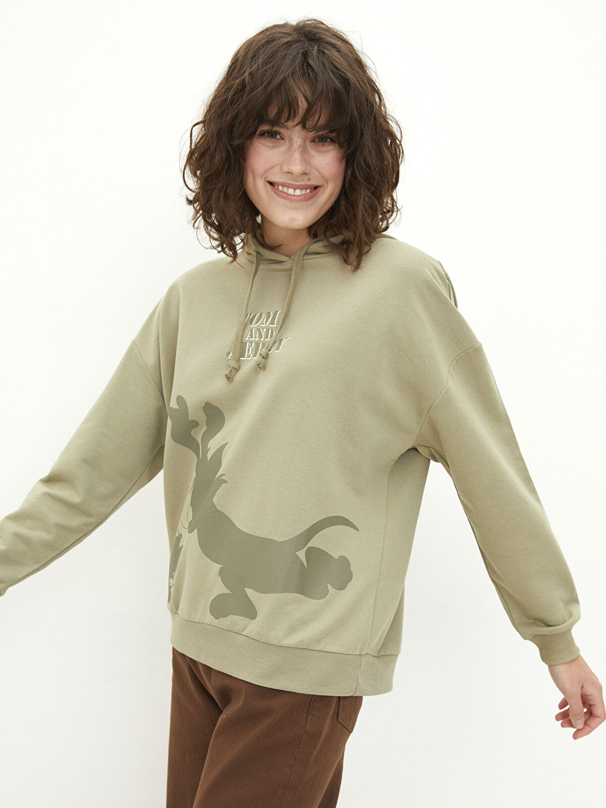 LCW CASUAL Kapüşonlu Tom ve Jerry Baskılı Uzun Kollu Kadın Sweatshirt LCW CASUAL Kapüşonlu Tom ve Jerry Baskılı Uzun Kollu Kadın Sweatshirt