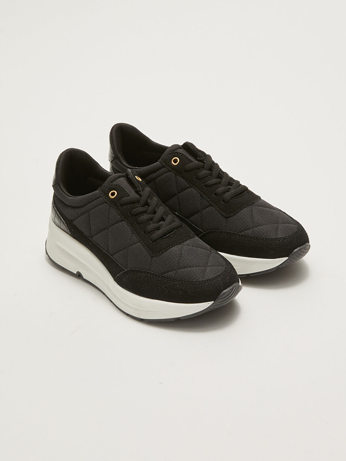 Bağcıklı Kalın Tabanlı Kadın Spor Ayakkabı