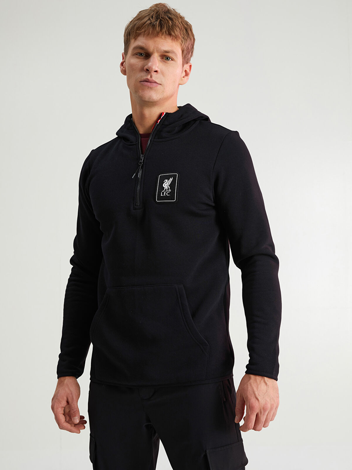 LCW SPORTS Kapüşonlu Uzun Kollu Liverpool Baskılı Erkek Sweatshirt