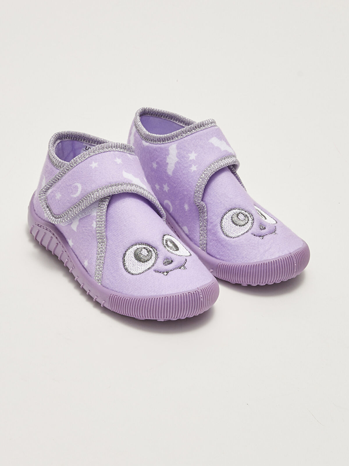 Nakış Detaylı Cırt Cırtlı Kız Bebek Panduf