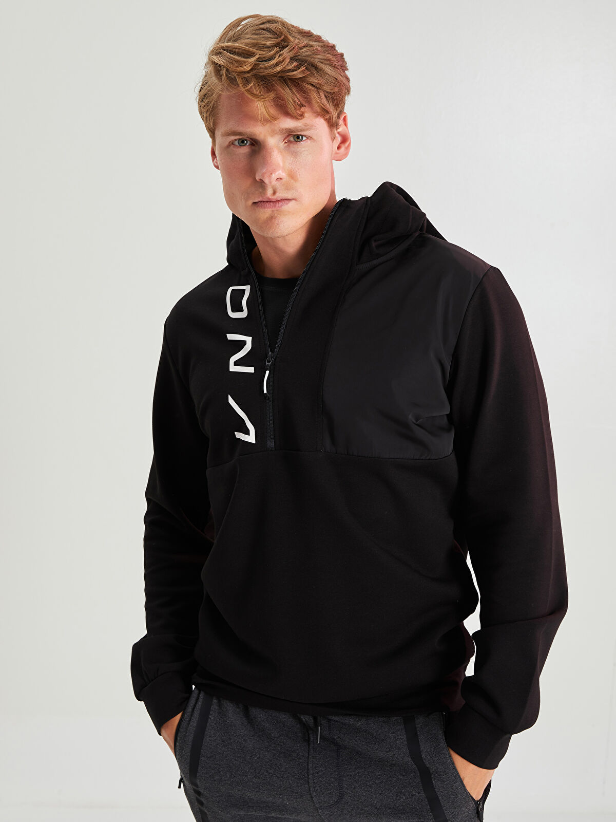 LCW SPORTS Kapüşonlu Uzun Kollu Baskılı Erkek Spor Sweatshirt