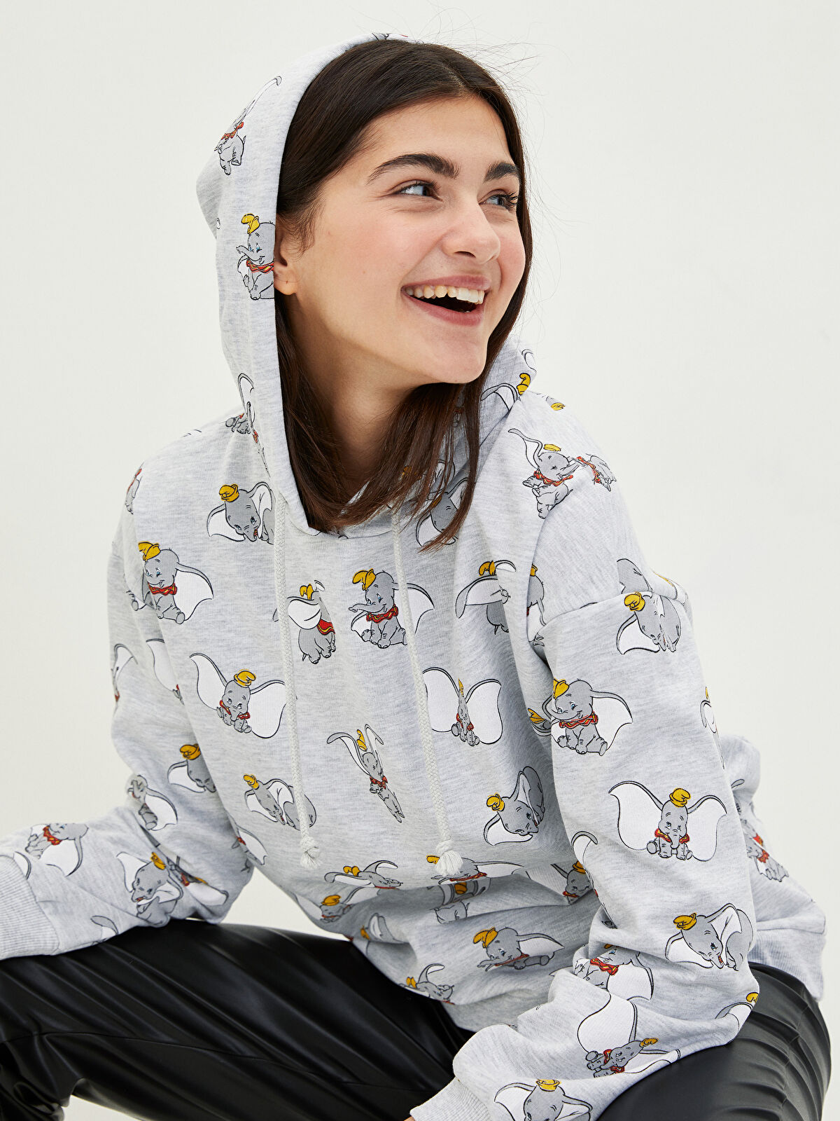 LCW CASUAL Kapüşon Yaka Dumbo Baskılı Uzun Kollu Kadın Sweatshirt