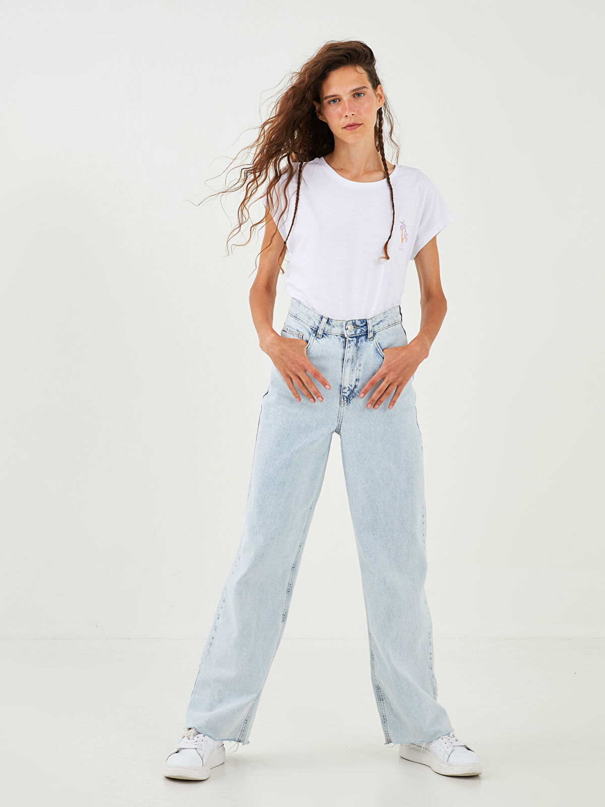 XSIDE Bisiklet Yaka Nakışlı Kısa Kollu Pamuklu Kadın Tişört