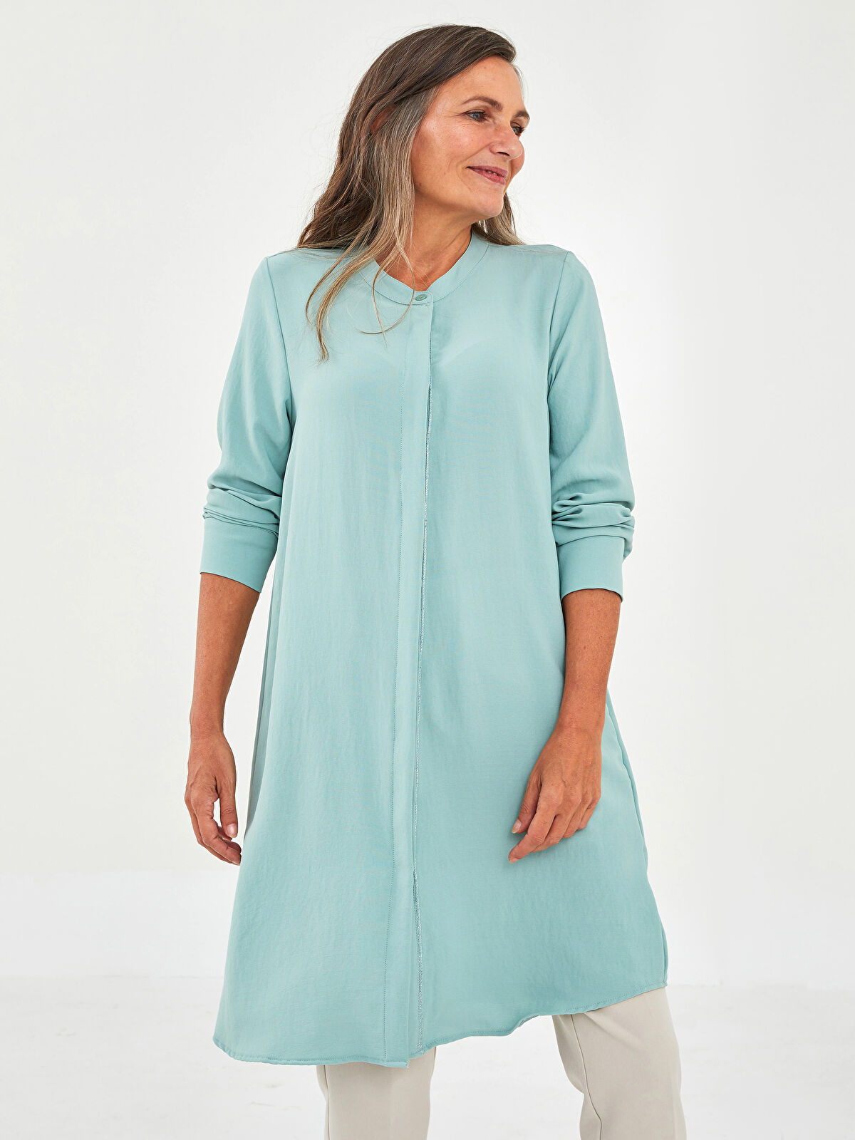 LCW GRACE Hakim Yaka Düz Uzun Kollu Medine İpeği Kumaş Kadın Tunik