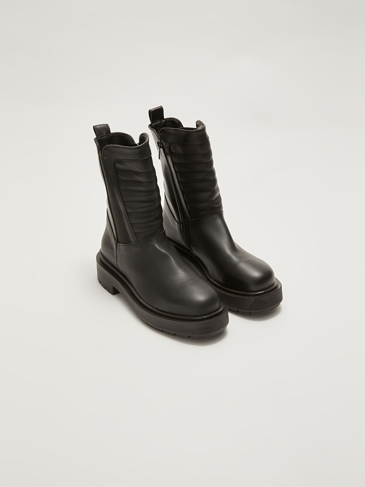 Deri Görünümlü Fermuarlı Kadın Kar Botu