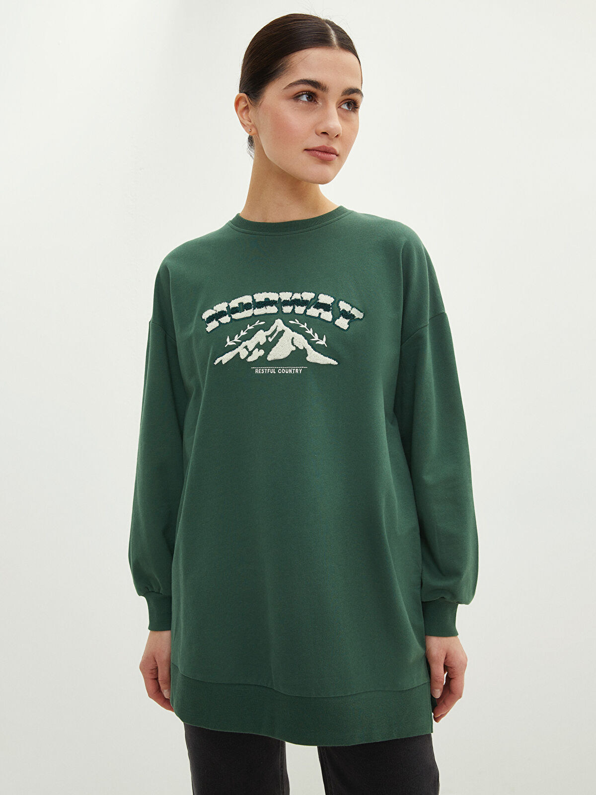 MODEST Bisiklet Yaka Nakışlı Uzun Kollu Oversize Kadın Tunik