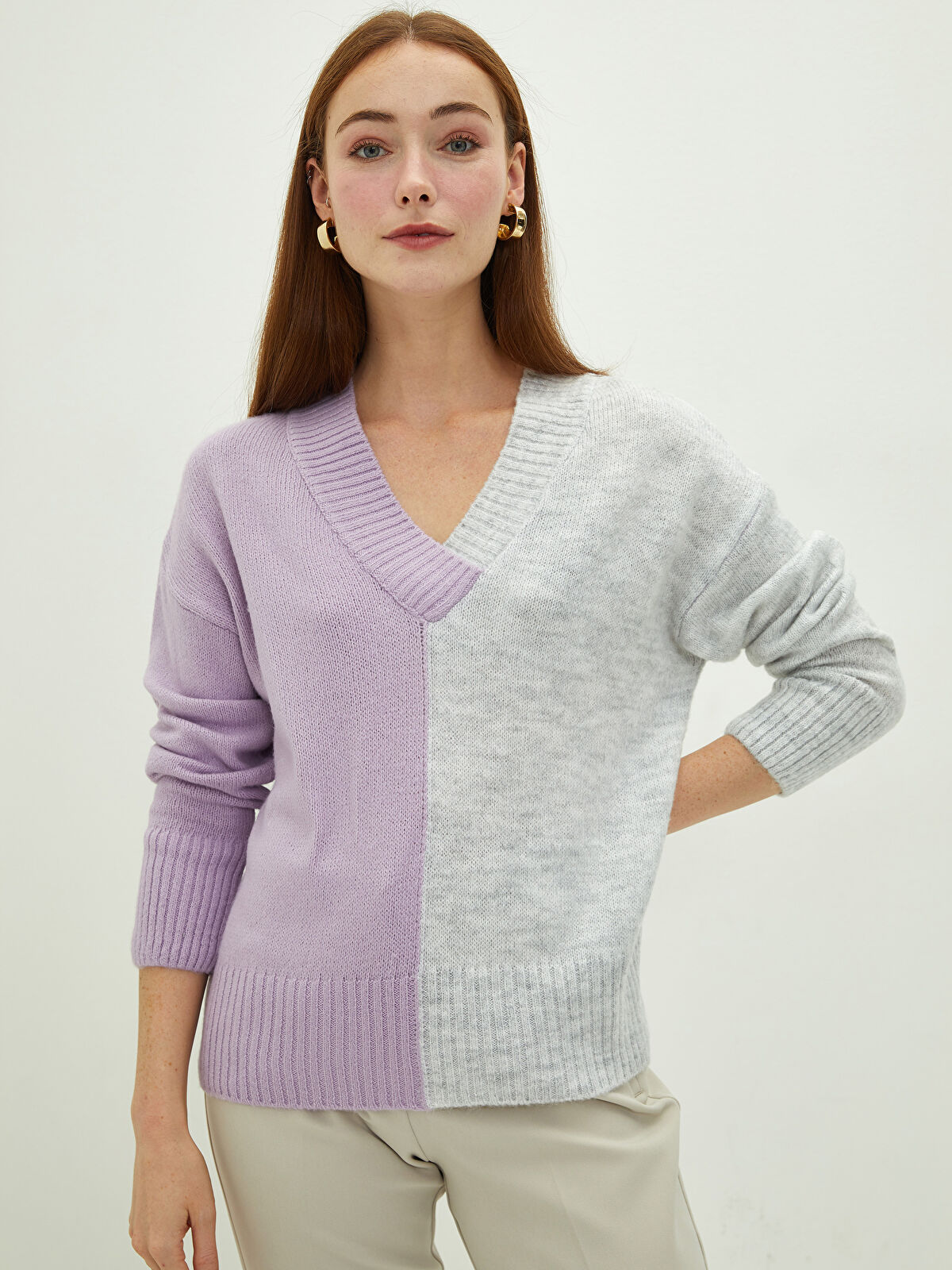 LCW CLASSIC V Yaka Renk Bloklu Uzun Kollu Kadın Triko Kazak