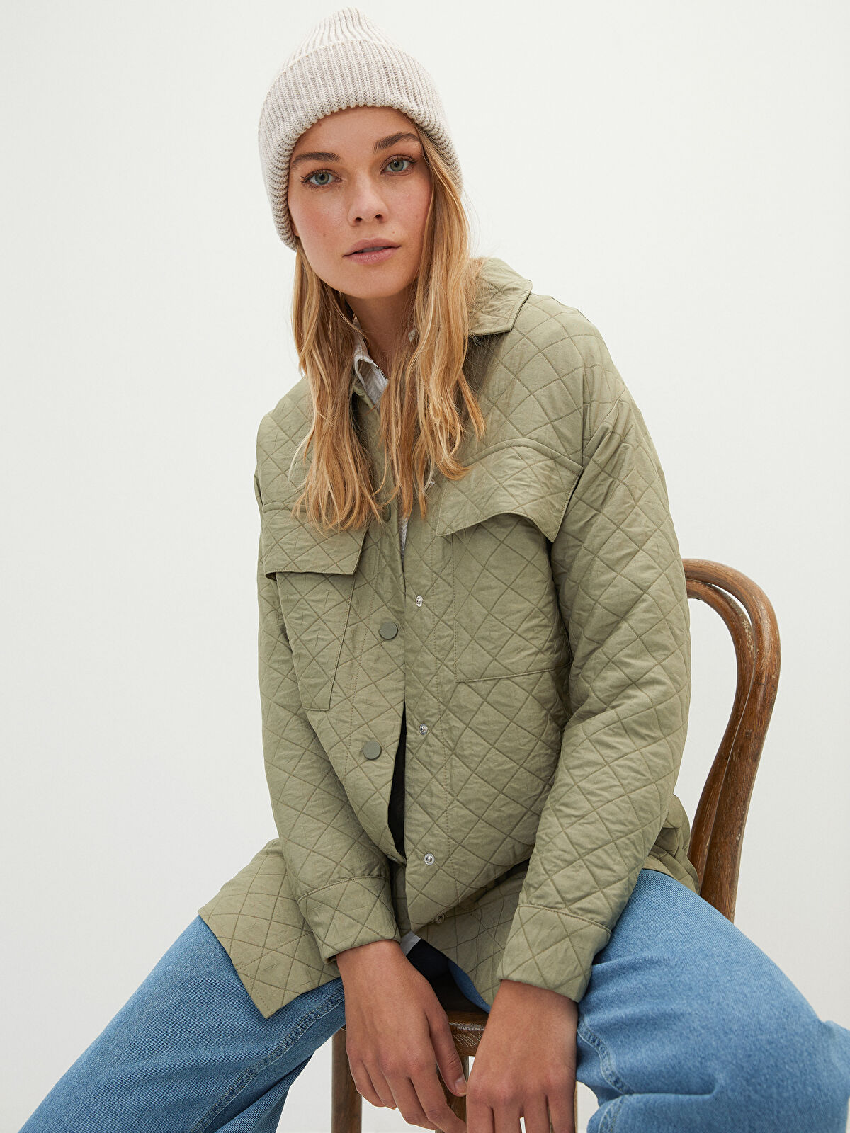 LCW CLASSIC Önden Çıt Çıt Kapamalı Kapitone Desenli Uzun Kollu Kadın Mont