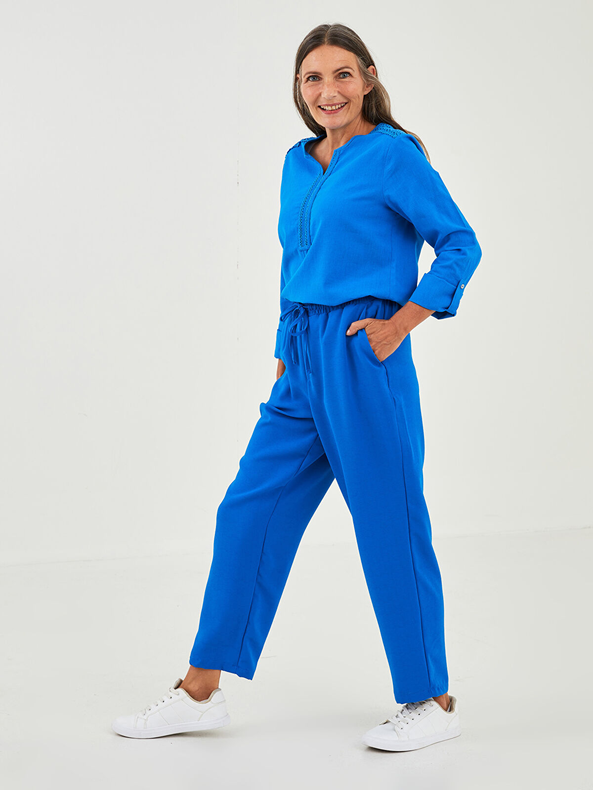 LCW GRACE Beli Lastikli Düz Cep Detaylı Medine İpeği Kumaş Kadın Pantolon