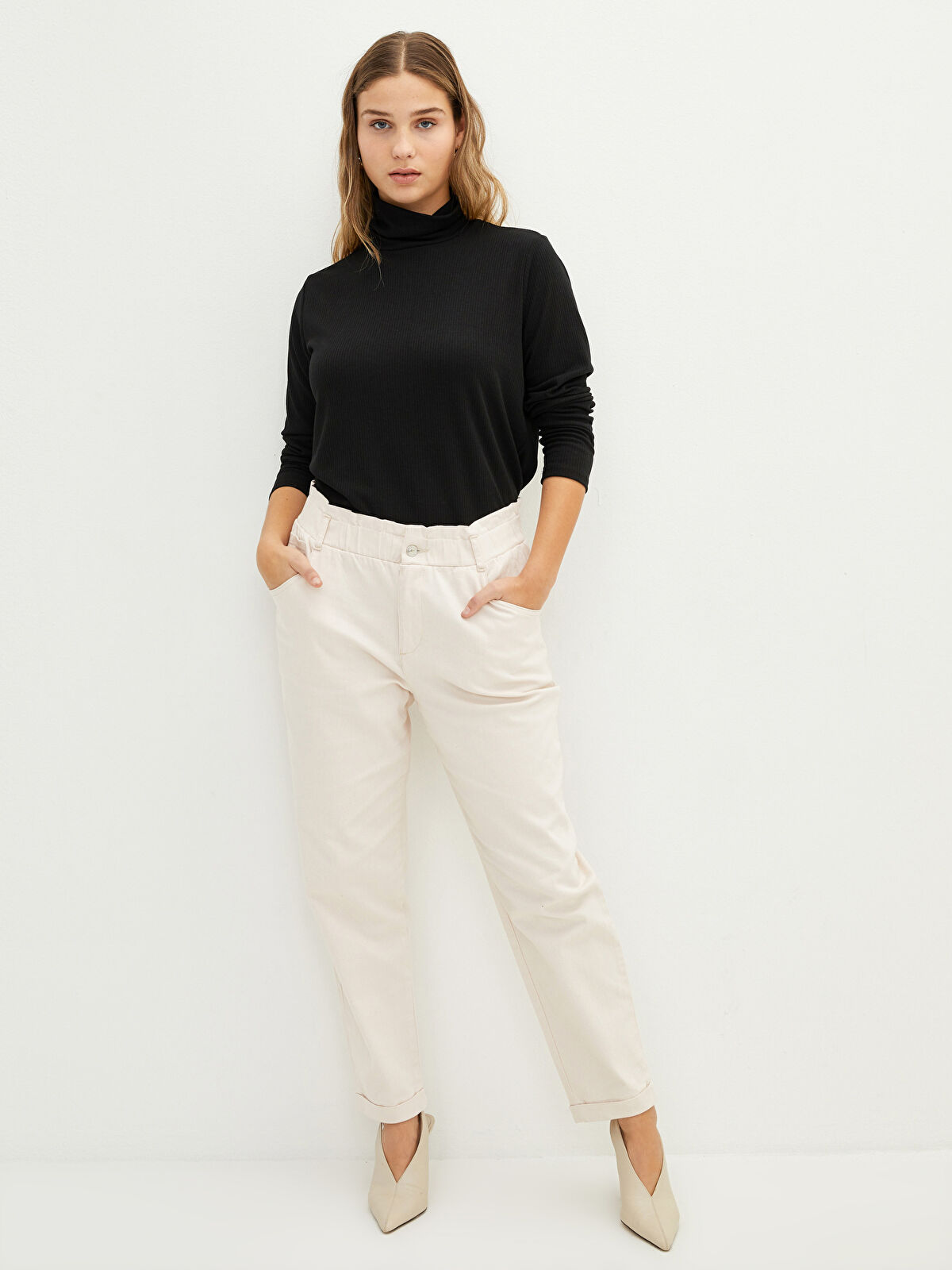 Büyük Beden Beli Lastikli Standart Fit Düz Cep Detaylı Kadın Havuç Pantolon