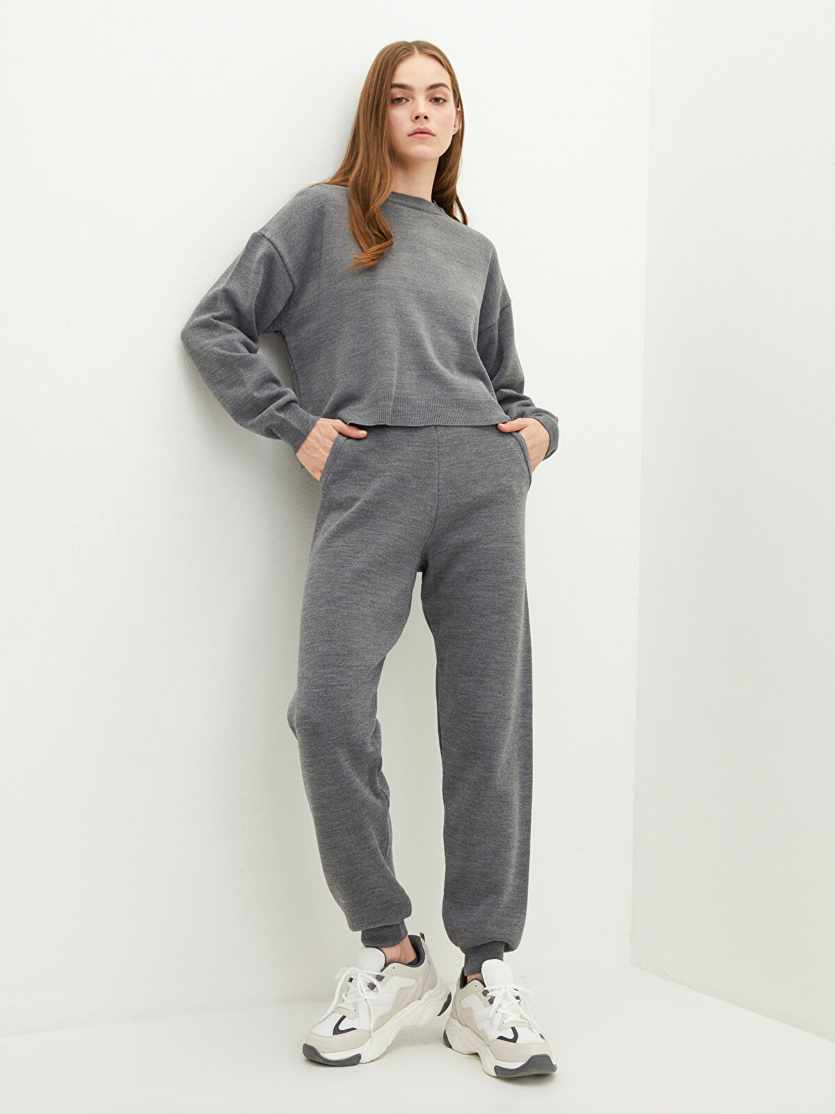 LCW VISION Beli Lastikli Düz Cep Detaylı Kadın Triko Jogger Pantolon LCW VISION Beli Lastikli Düz Cep Detaylı Kadın Triko Jogger Pantolon