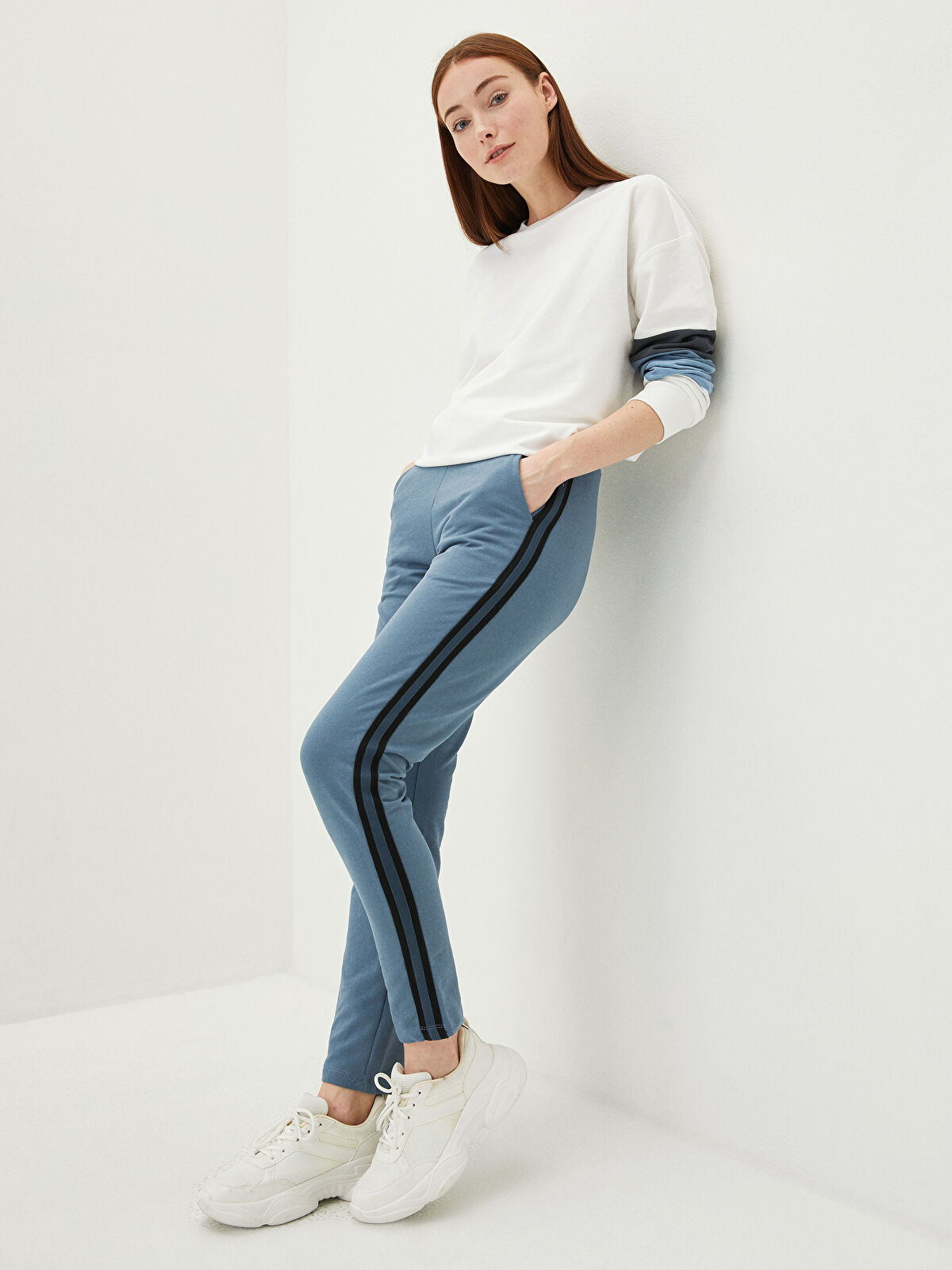 LCW CLASSIC Beli Lastikli Düz Şerit Detaylı Kadın Eşofman Altı