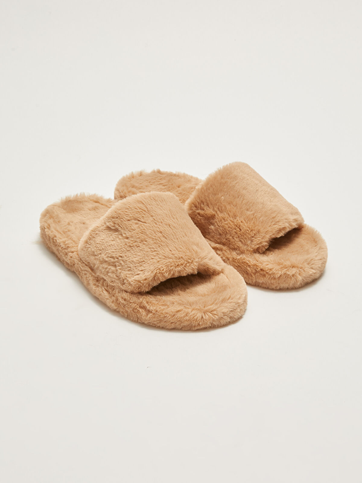 Tek Bantlı Pelüş Kadın Ev Terliği