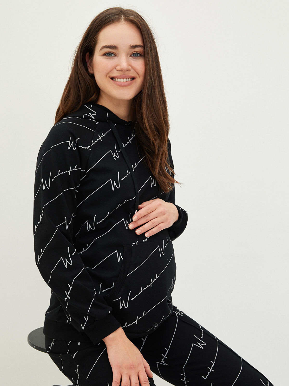 Kapüşonlu Slogan Baskılı Uzun Kollu Pamuklu Hamile Sweatshirt