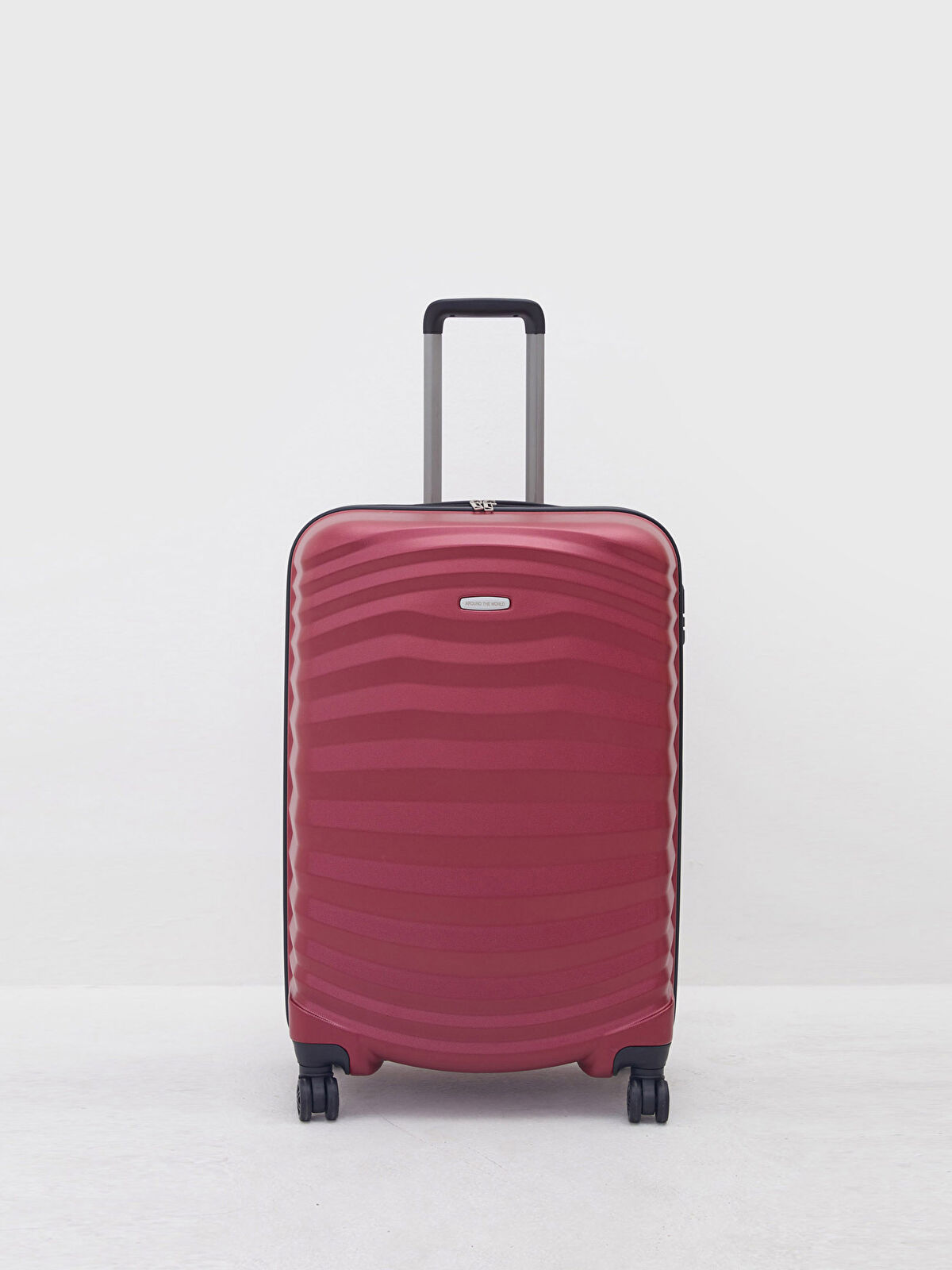 Orta Boy Çekme Mekanizmalı Valiz