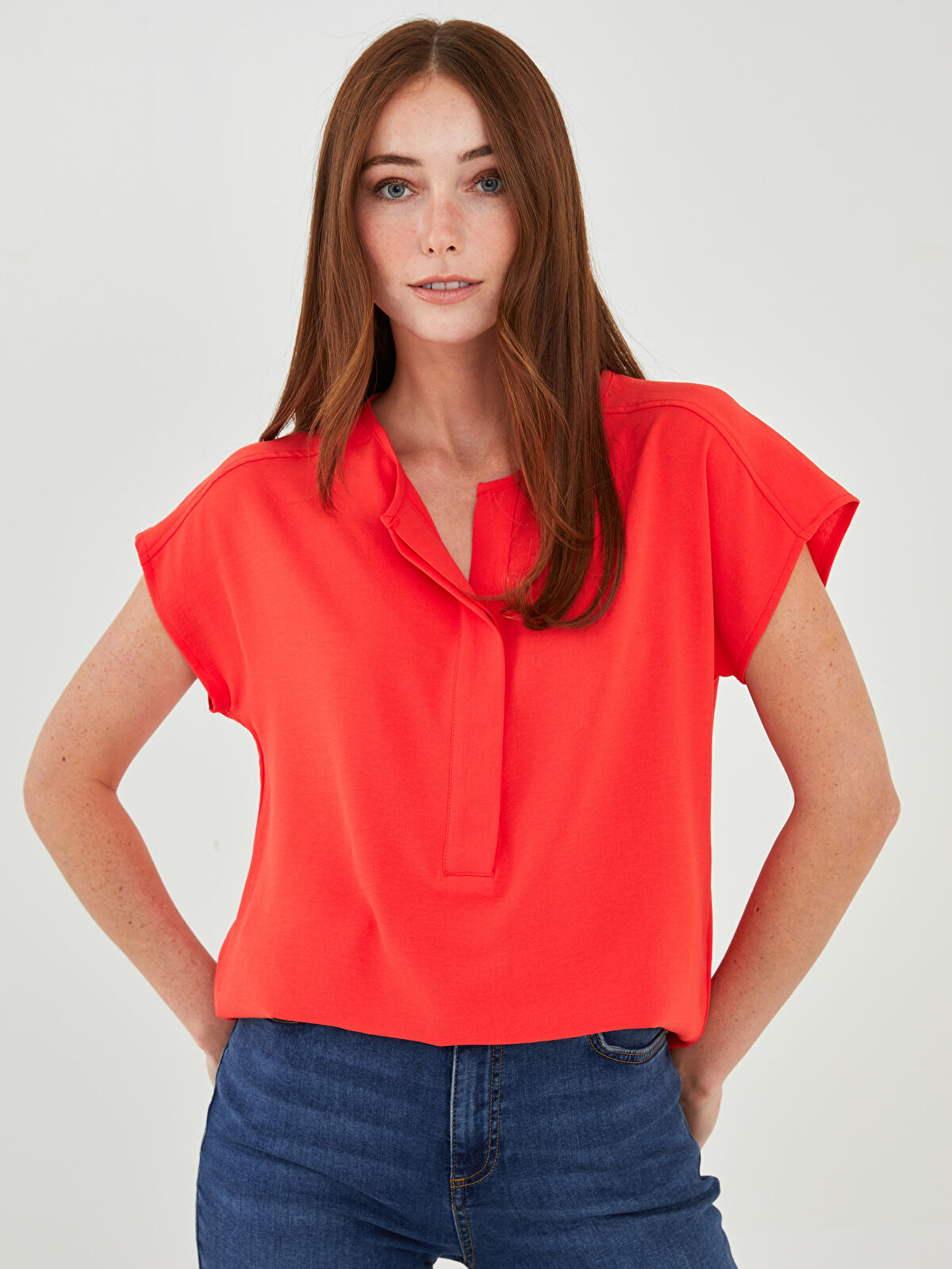 LCW CLASSIC Kaçık Yaka Düz Kısa Kollu Kadın Bluz