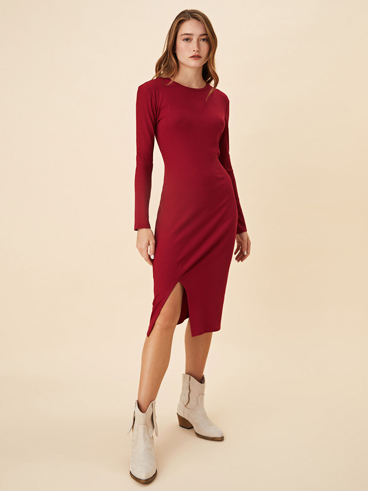 LCW CASUAL Bisiklet Yaka Düz Uzun Kollu Yırtmaç Detaylı Kaşkorse Kumaş Kadın Elbise